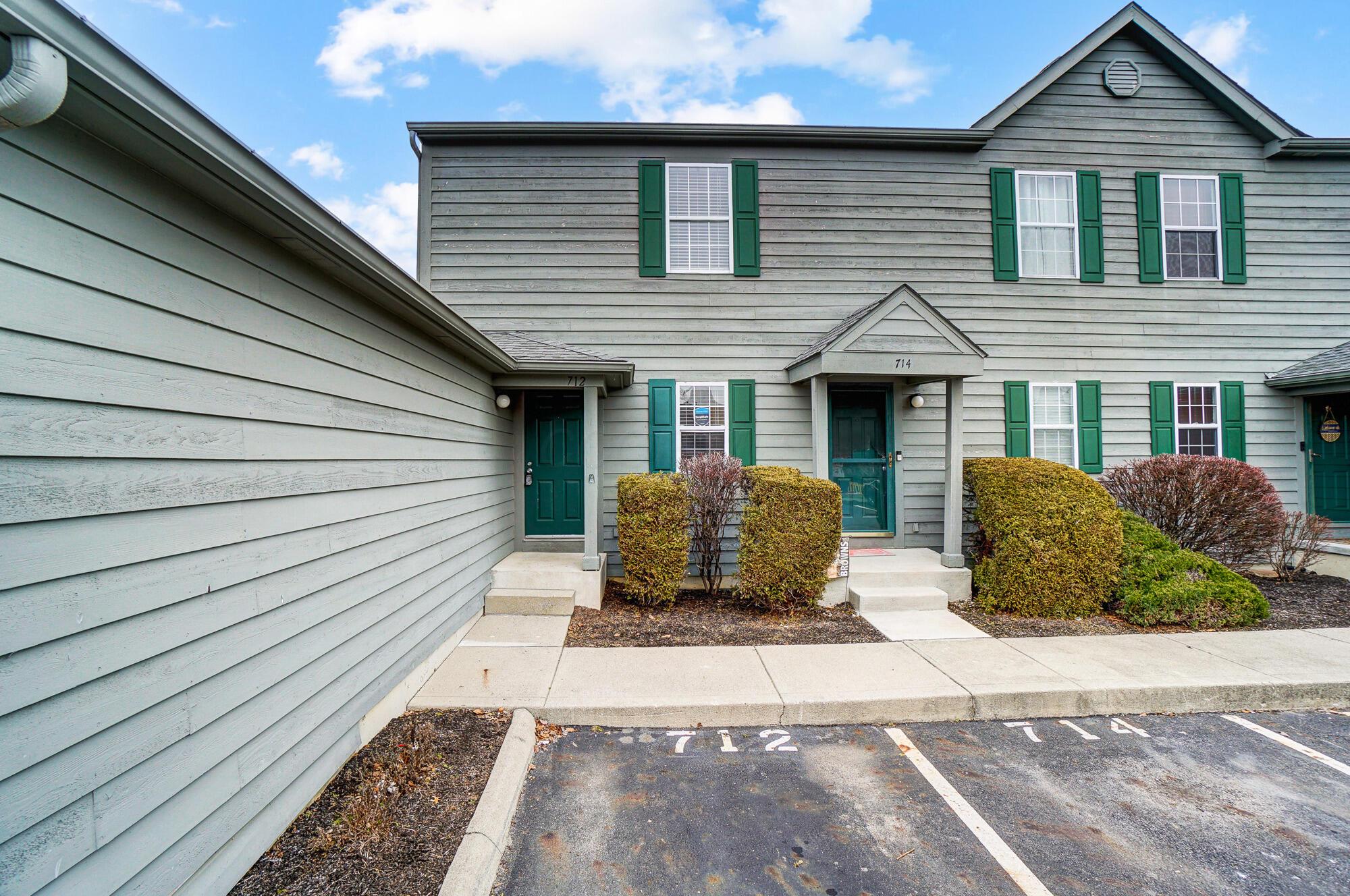 712 Parkbluff Way, Lewis Center, OH 43035 - MLS 225004115 - Coldwell Banker