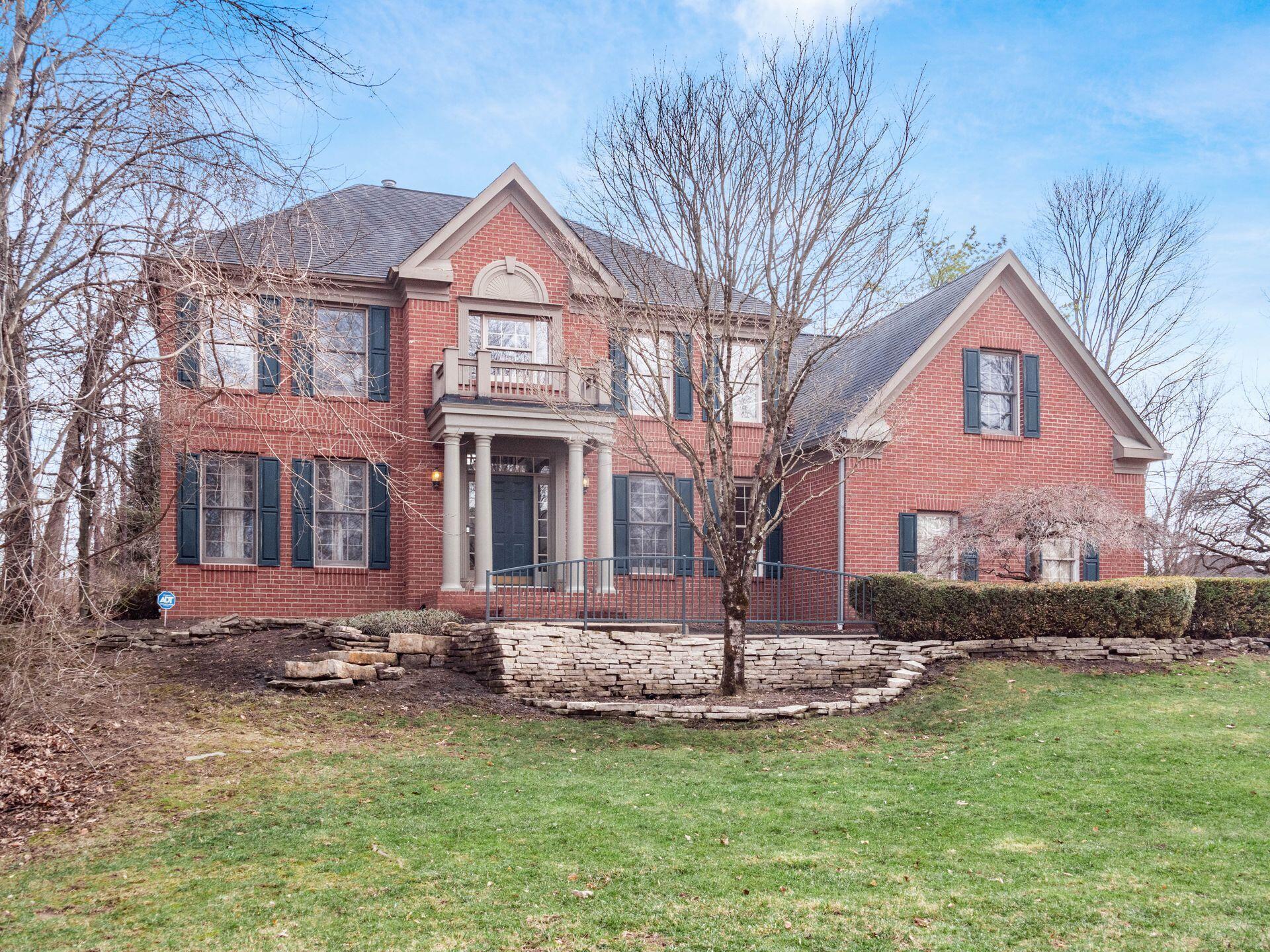 1353 Harrison Pond Dr, New Albany, OH 43054 - MLS 225007961 - Coldwell ...