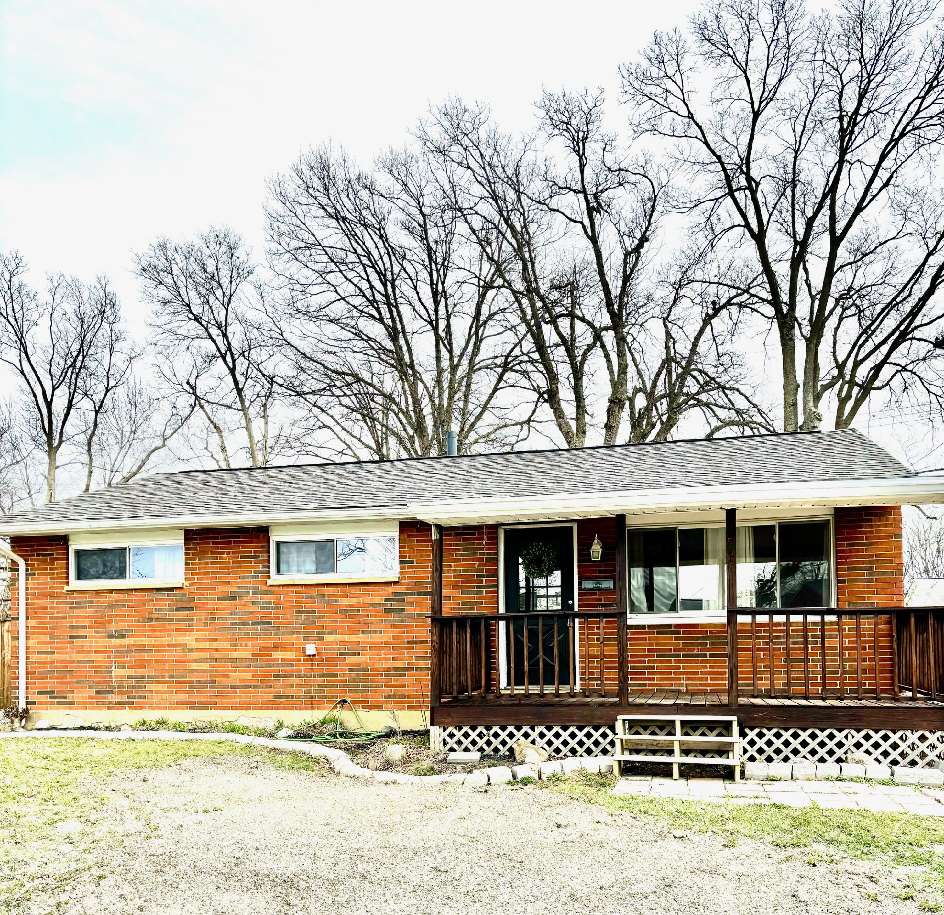 525 Crescent Dr, West Jefferson, OH 43162 - MLS 225008351 - Coldwell Banker