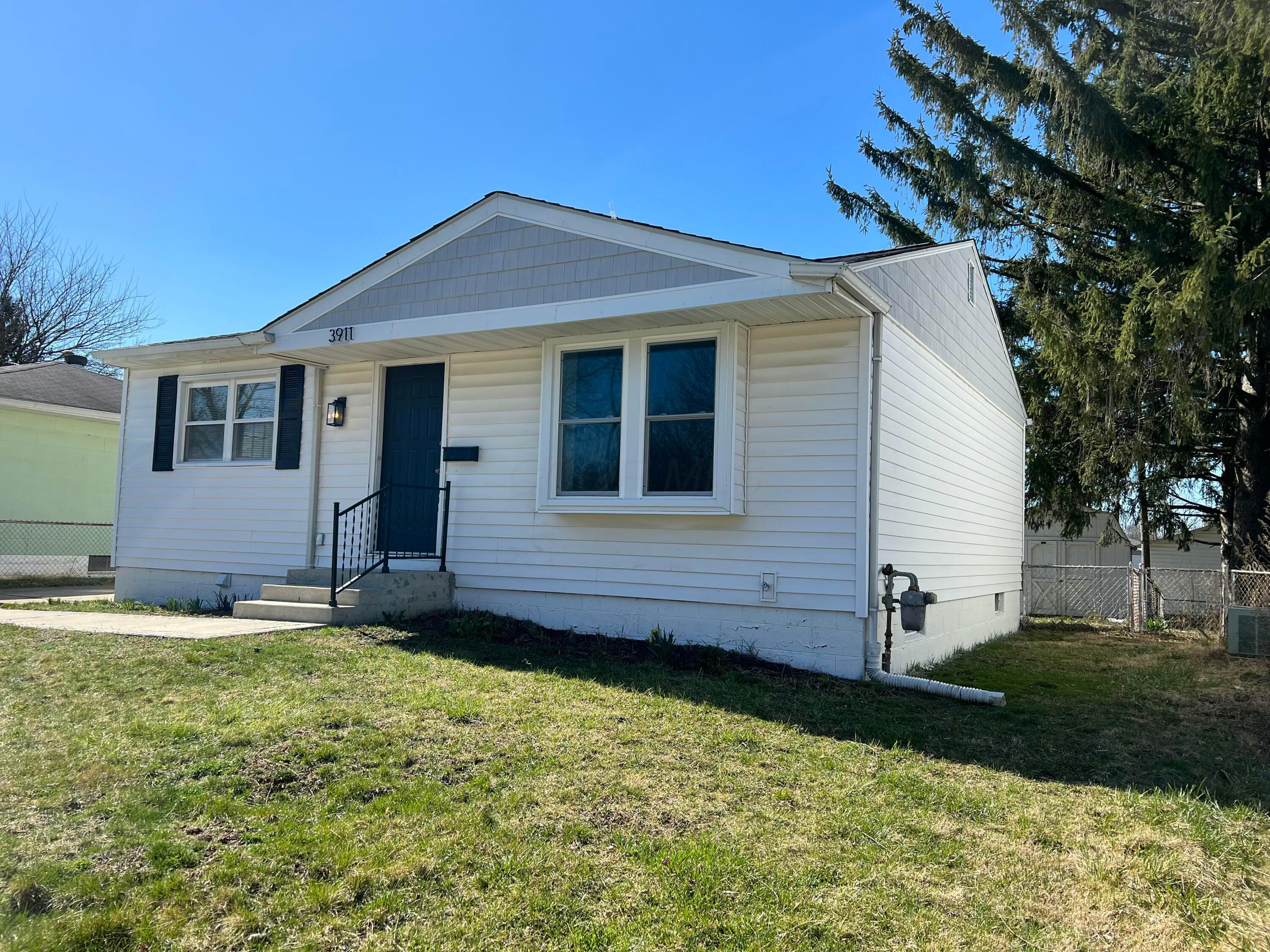 3911 Edendale Rd, Columbus, OH 43207 - MLS 225012030 - Coldwell Banker