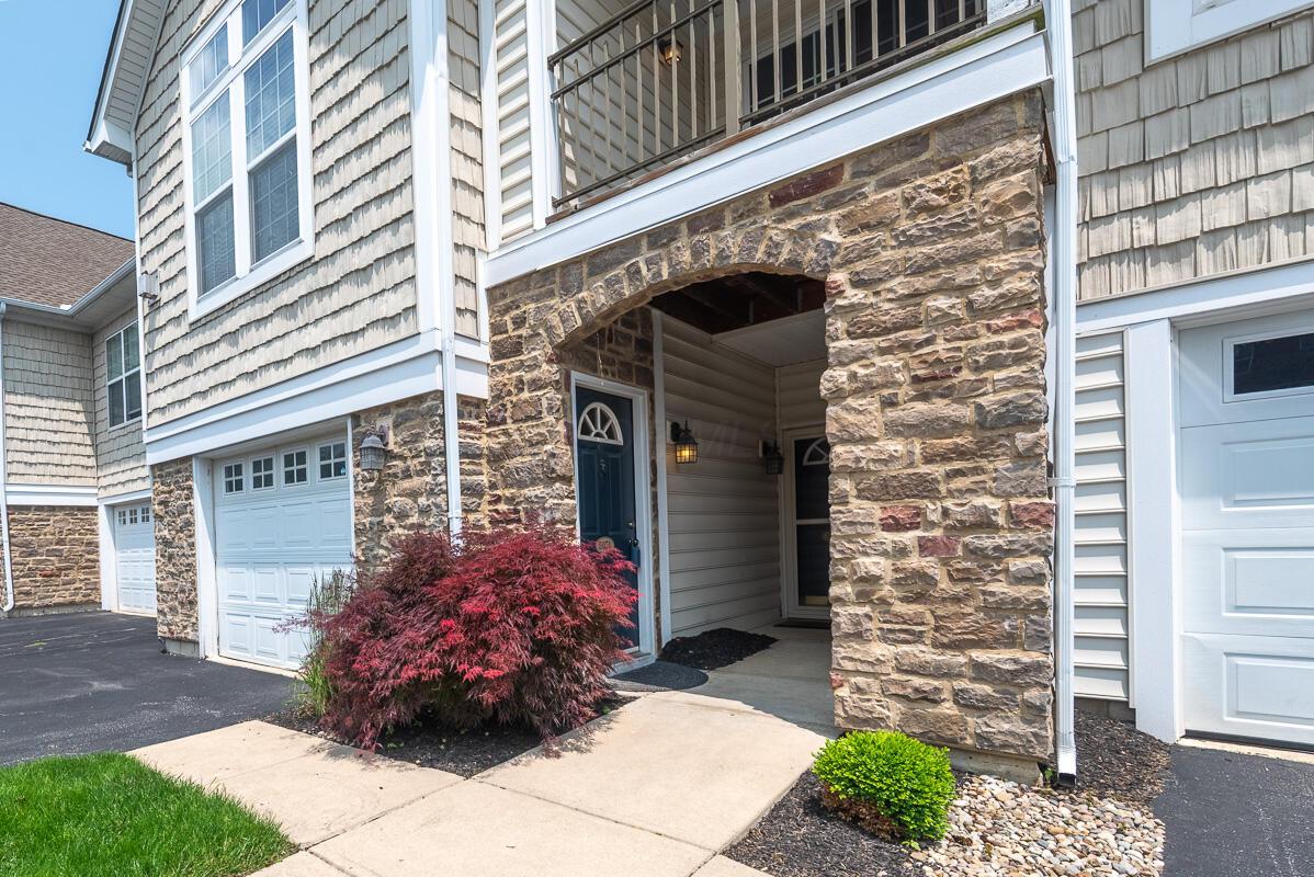 5074 Calais Dr, Columbus, OH 43221 - MLS 225015907 - Coldwell Banker