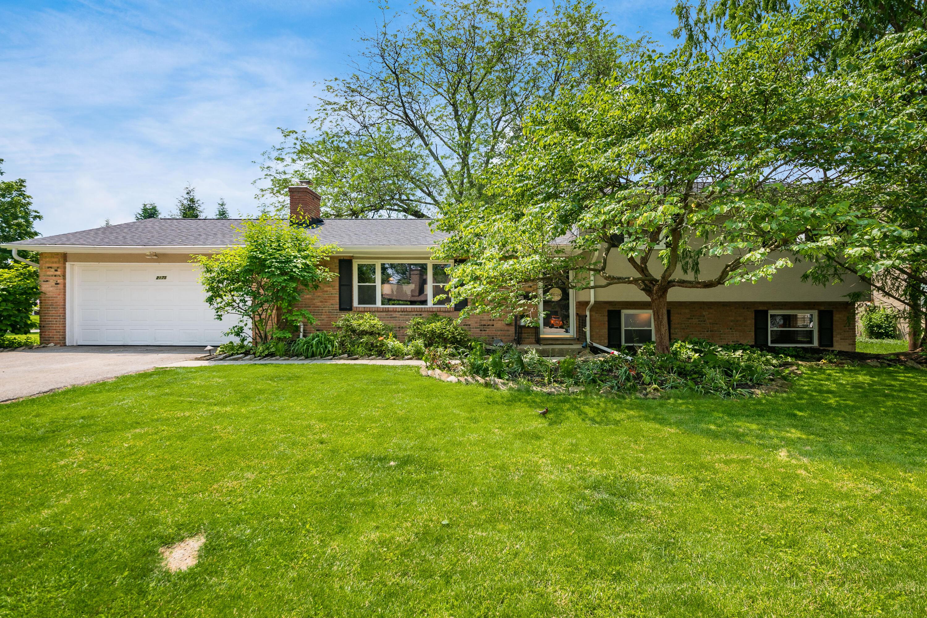 2175 Ridgeview Rd, Upper Arlington, OH 43221 - MLS 225018246 - Coldwell ...