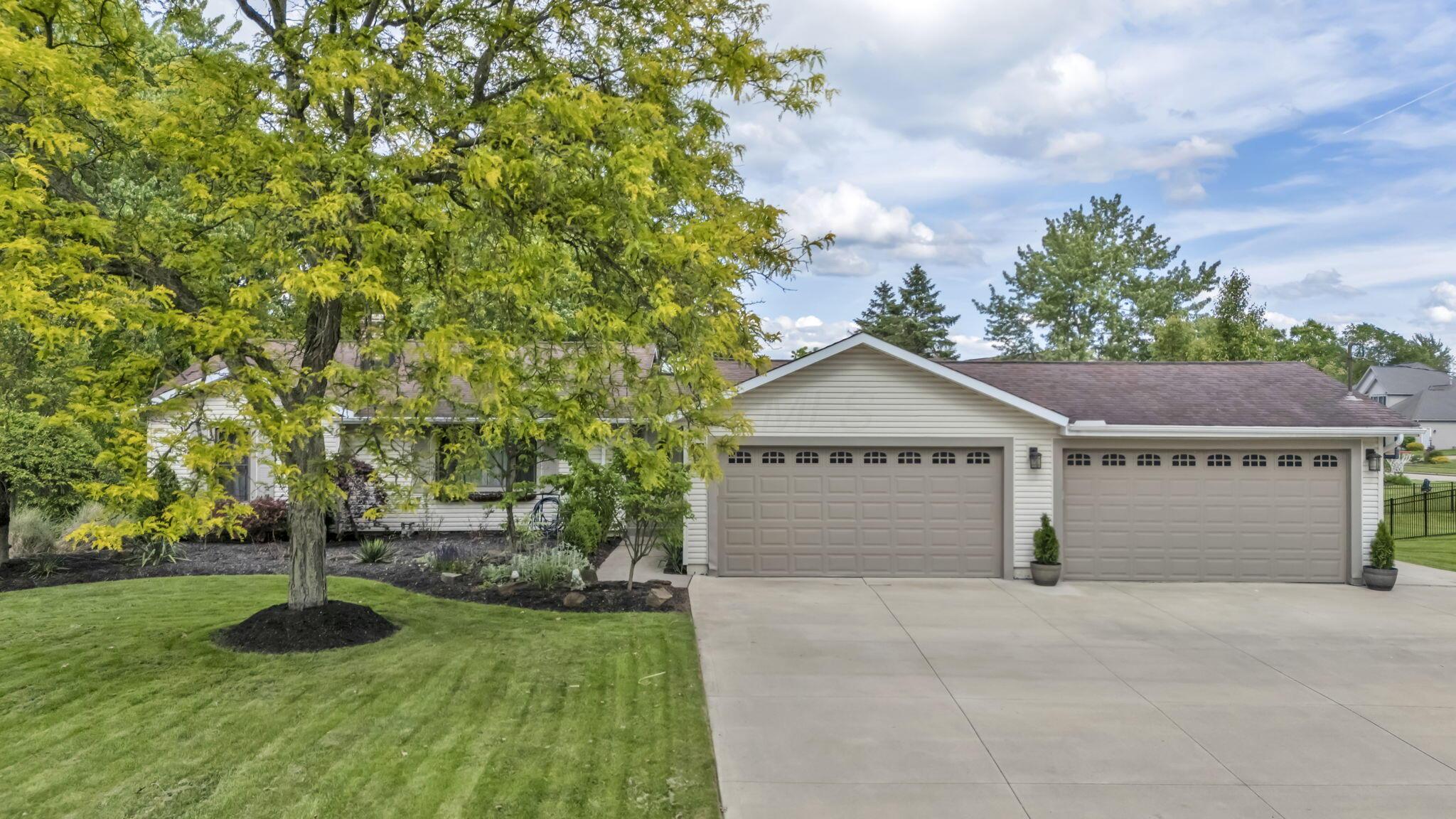 19647 Lytle Rd, North Royalton, OH 44133 - MLS 225019196 - Coldwell Banker