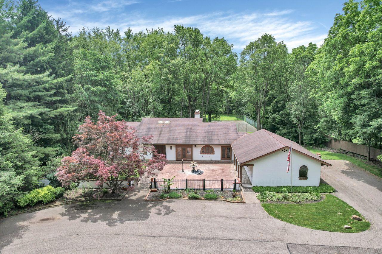 71 Denison Dr, Granville, OH 43023 - MLS 225022838 - Coldwell Banker