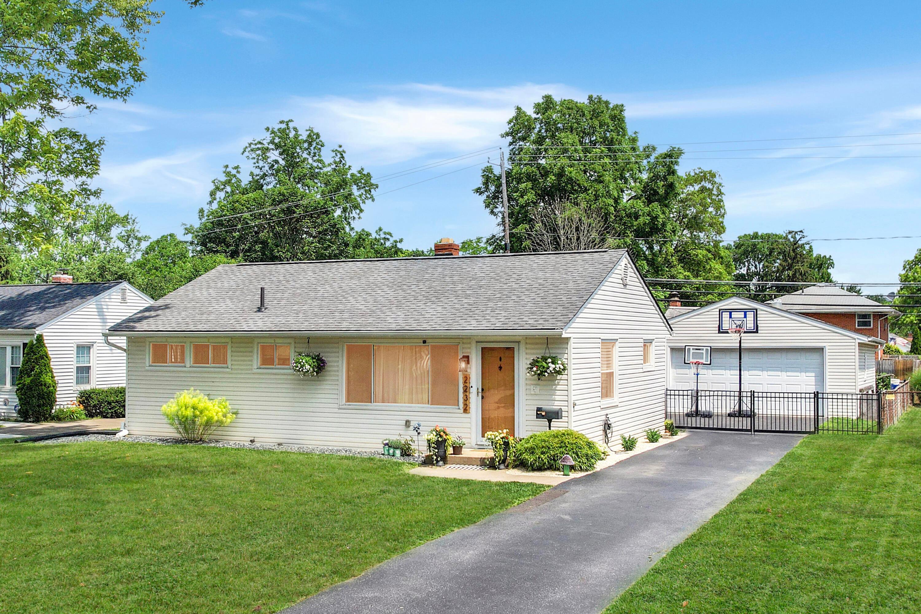 2232 Edgevale Rd, Upper Arlington, OH 43221 - MLS 225024012 - Coldwell ...