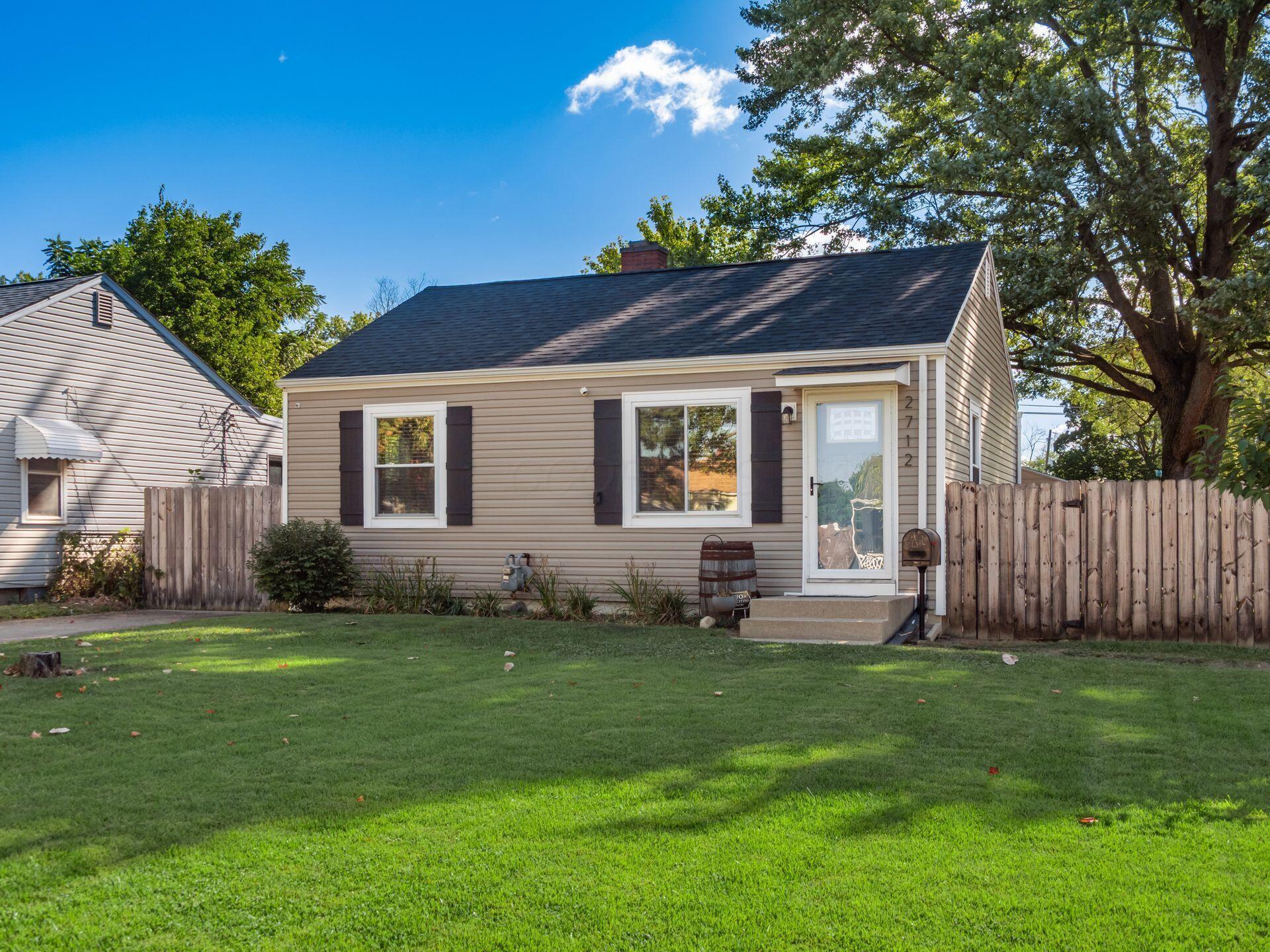 2712 Homecroft Dr, Columbus, OH 43211 - MLS 225032839 - Coldwell Banker