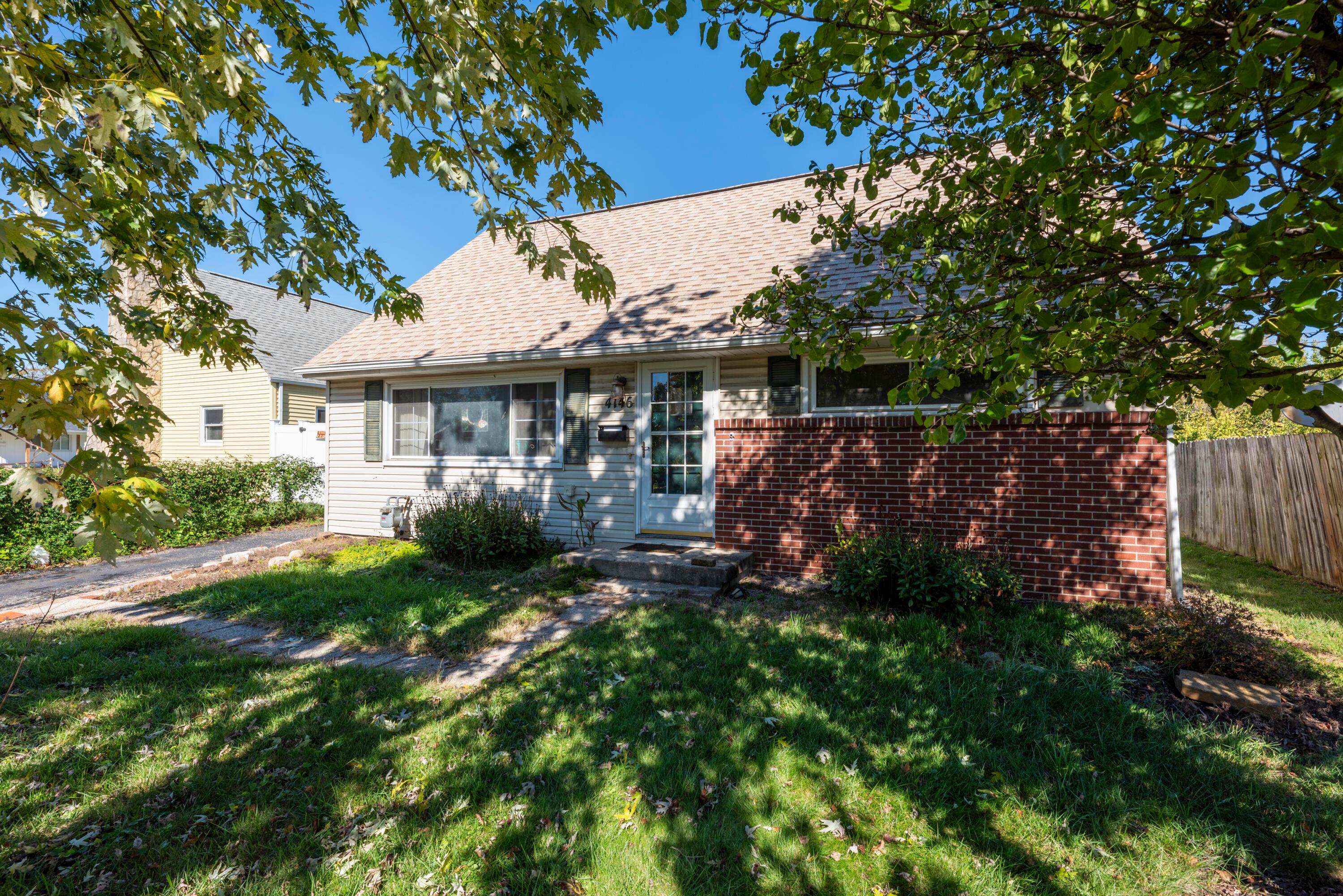 4146 Sexton Dr, Columbus, OH 43228 - MLS 225040466 - Coldwell Banker