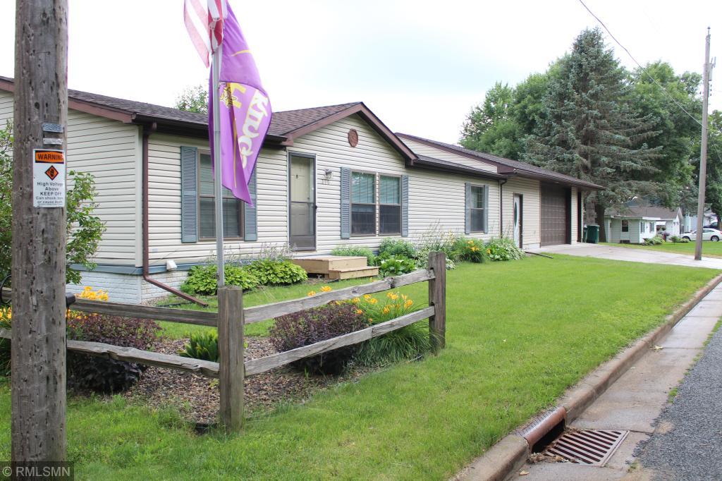 210 W Maple St, Roberts, WI 54023 - MLS 5265457 - Coldwell Banker