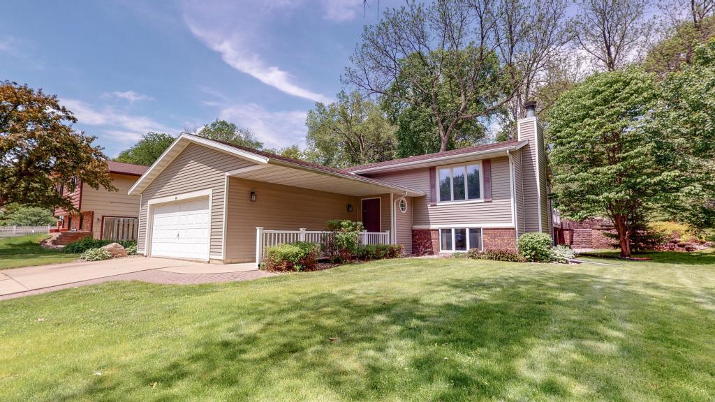 201 Meadow Run Dr SW, Rochester, MN 55902 - MLS 5572840 - Coldwell Banker