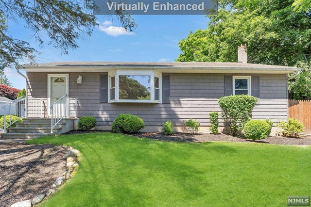 2 Banta Ct, Mahwah, NJ 07430 - MLS 24017079 - Coldwell Banker