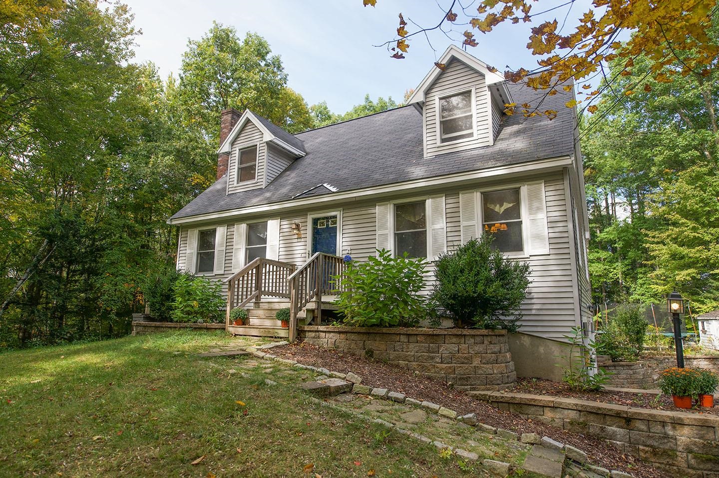 4 Ferguson Ln, Sandown, NH 03873 - MLS 4939980 - Coldwell Banker