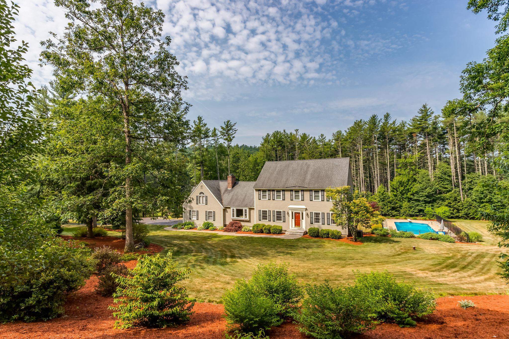 35 Bracken Cir, Bedford, NH 03110 - MLS 4951122 - Coldwell Banker