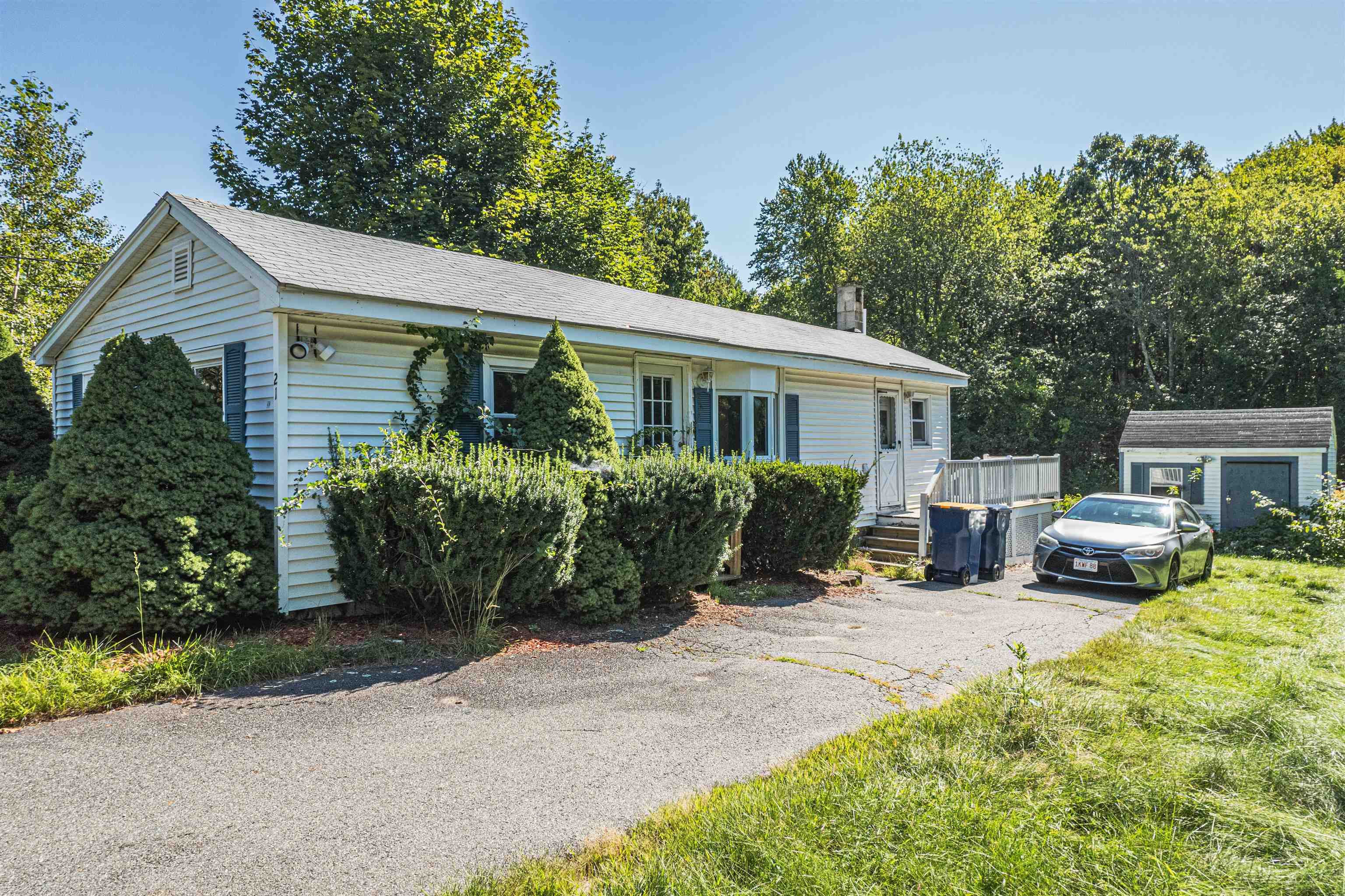 21 Main St, Plaistow, NH 03865 - MLS 4969039 - Coldwell Banker