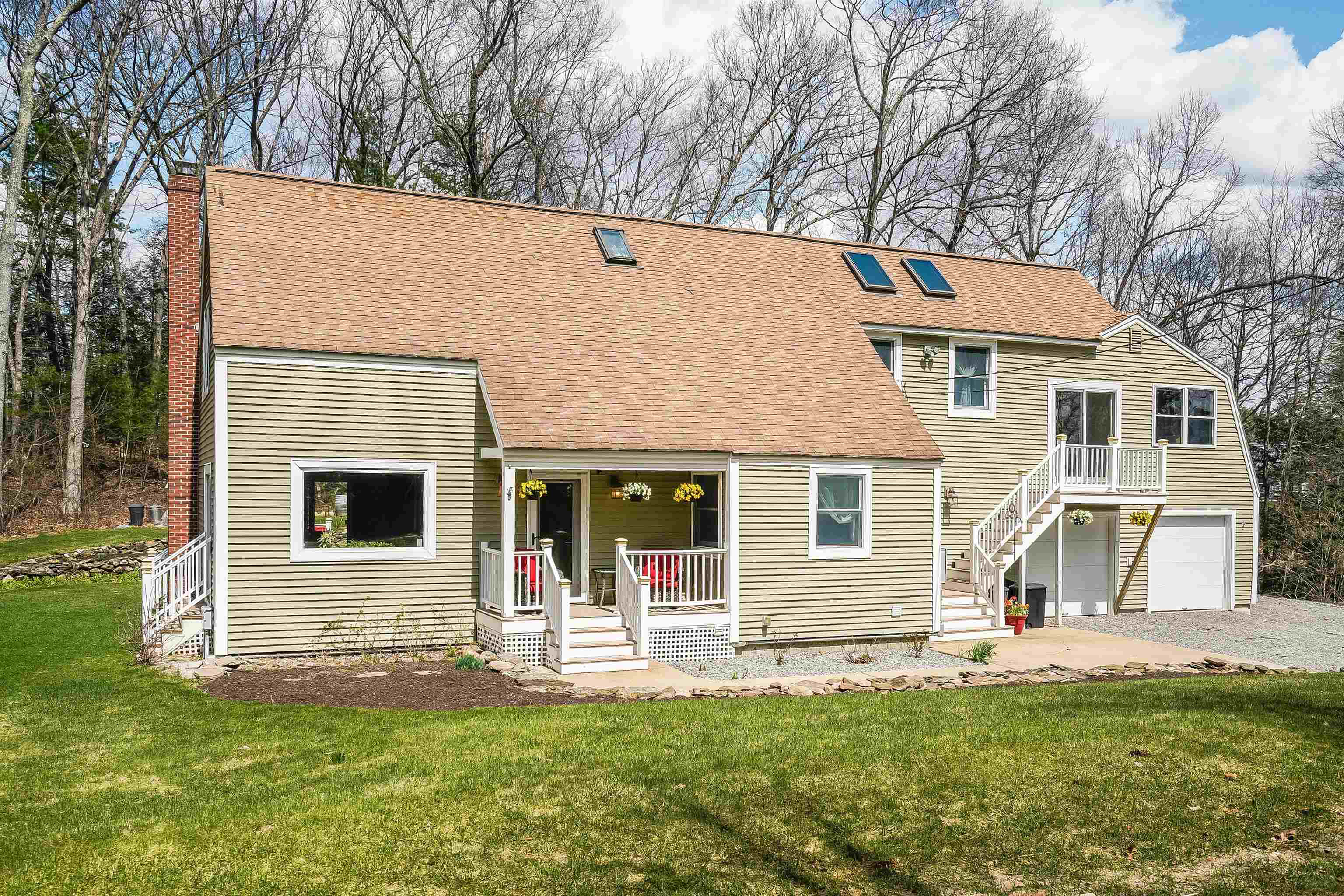 4 Beach Rd, Sandown, NH 03873 - MLS 4992261 - Coldwell Banker