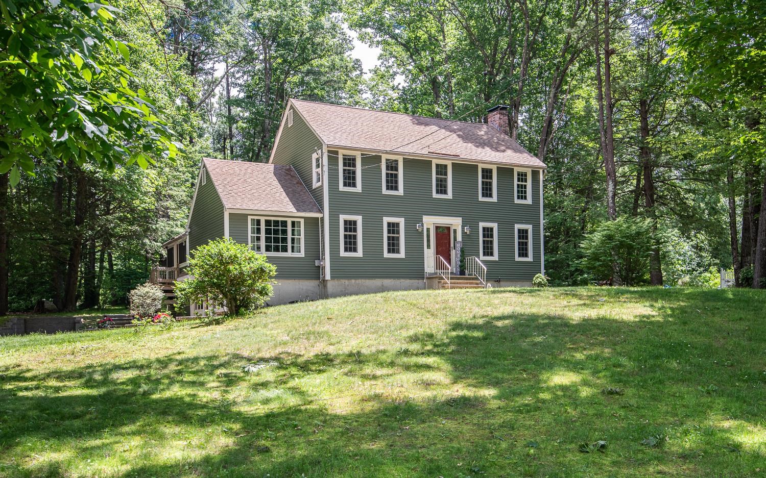 7 Glen Dr, Hudson, NH 03051 - MLS 5000351 - Coldwell Banker