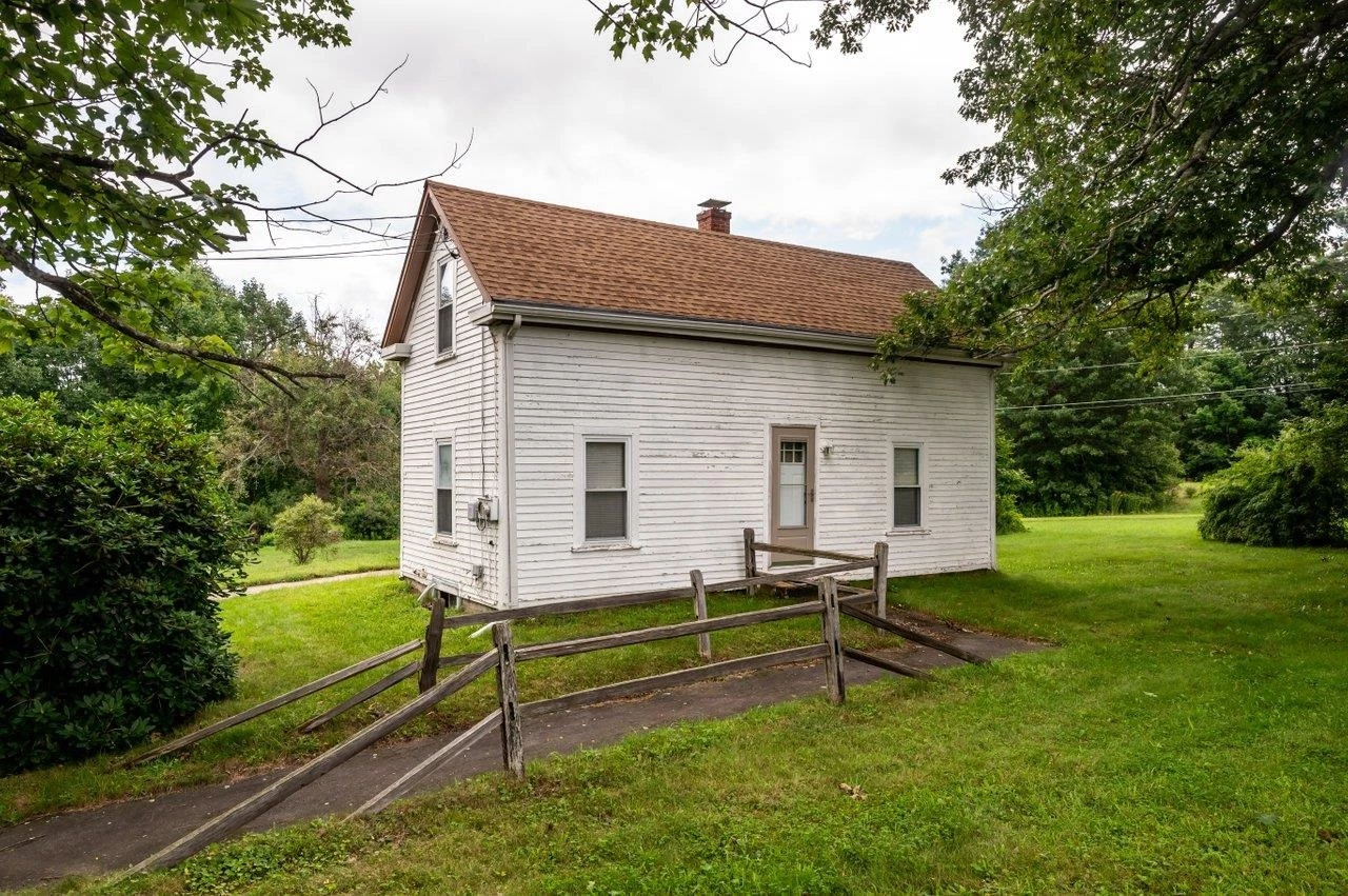 126 Rochester Hill Rd, Rochester, NH 03867 - MLS 5010909 - Coldwell Banker