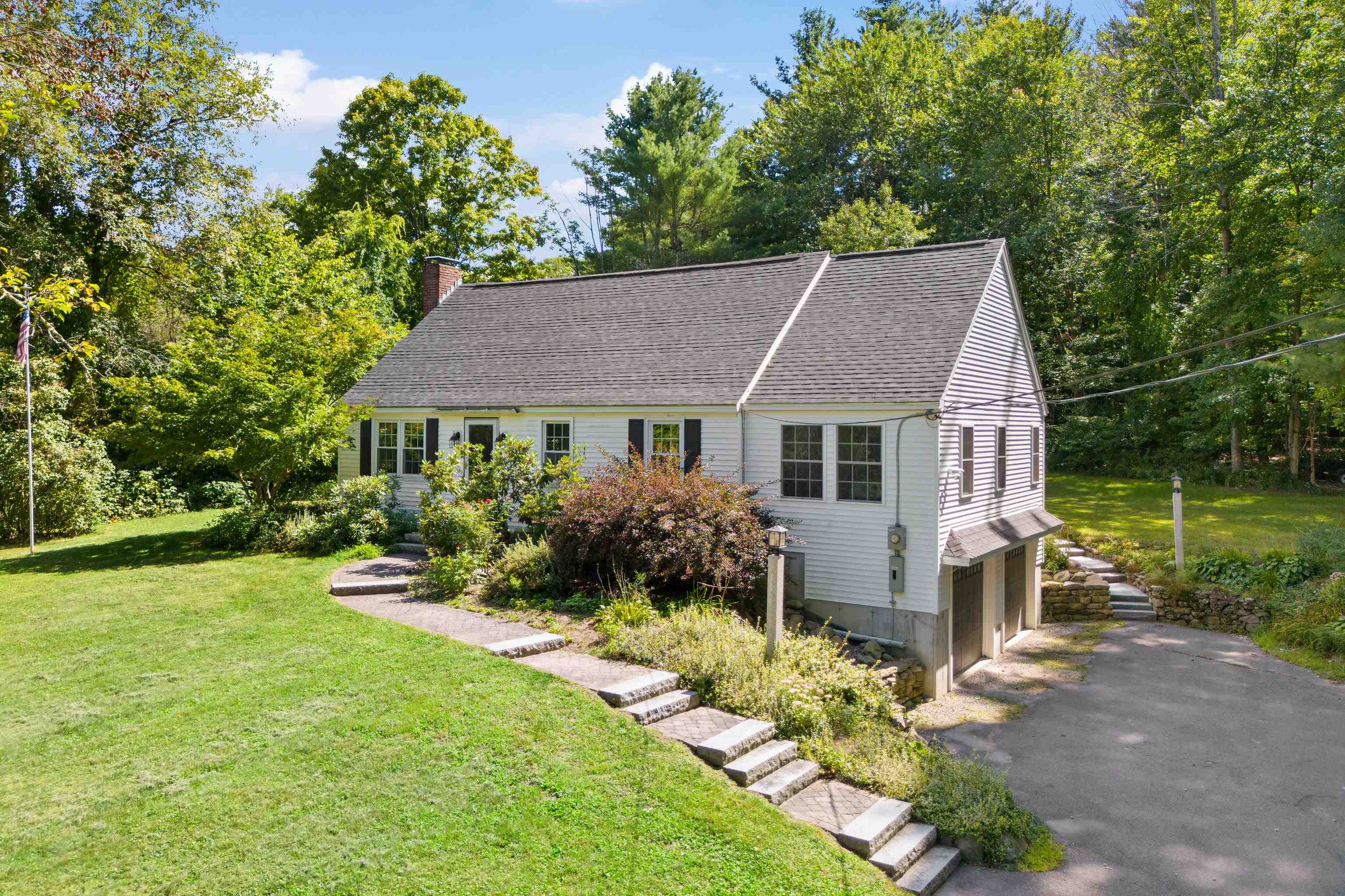 11 Lesnyk Rd, Goffstown, NH 03045 - MLS 5012387 - Coldwell Banker