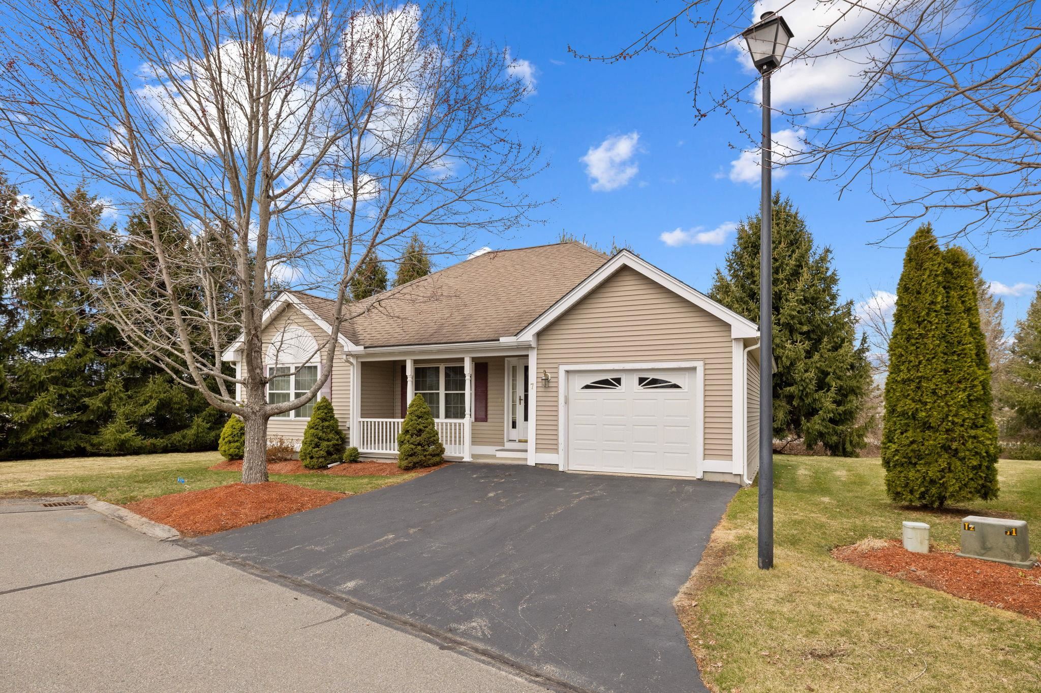 7 Madeleine Ct, Hudson, NH 03051 - MLS 5034253 - Coldwell Banker