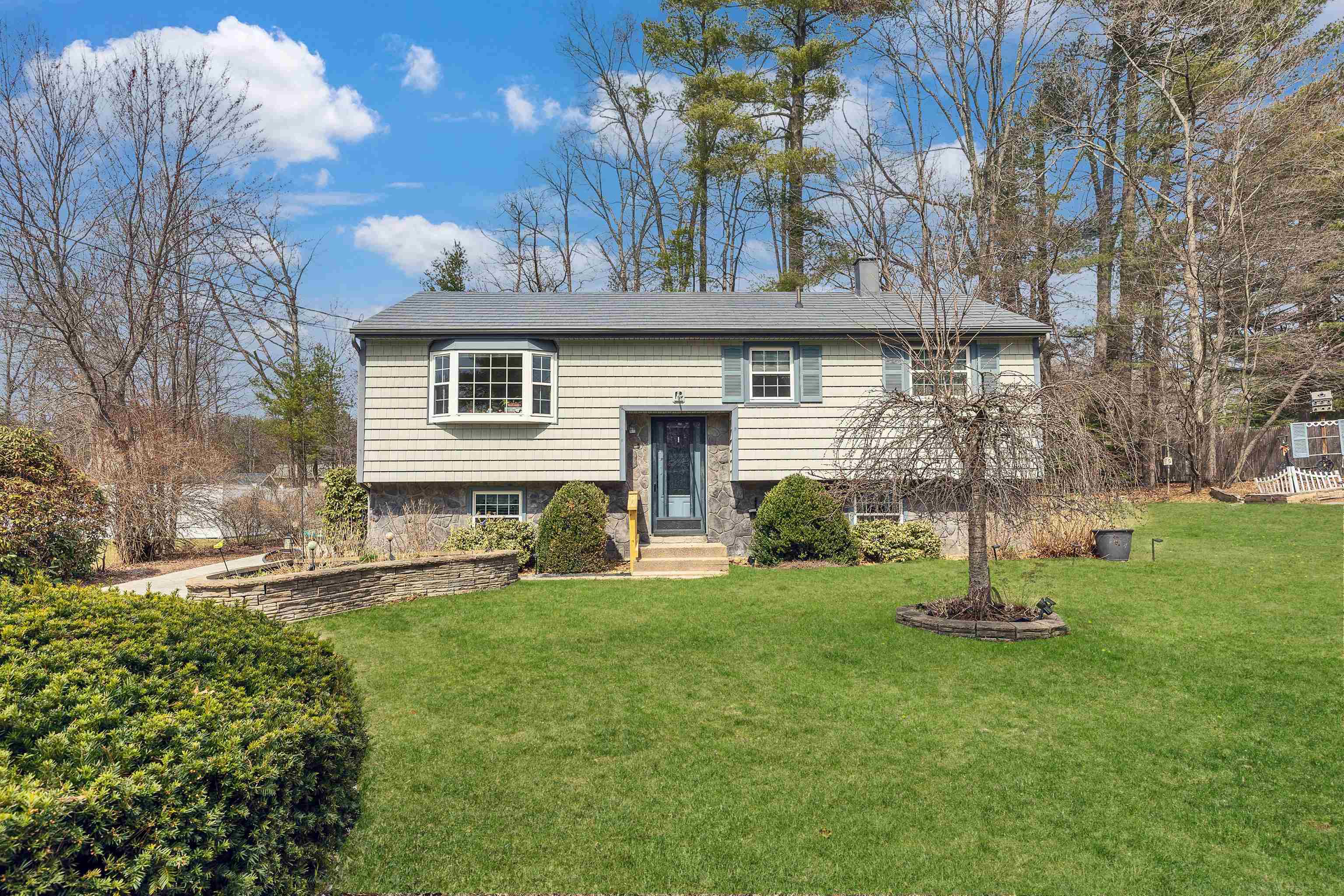 3 Powderhouse Rd, Merrimack, NH 03054 - MLS 5036189 - Coldwell Banker