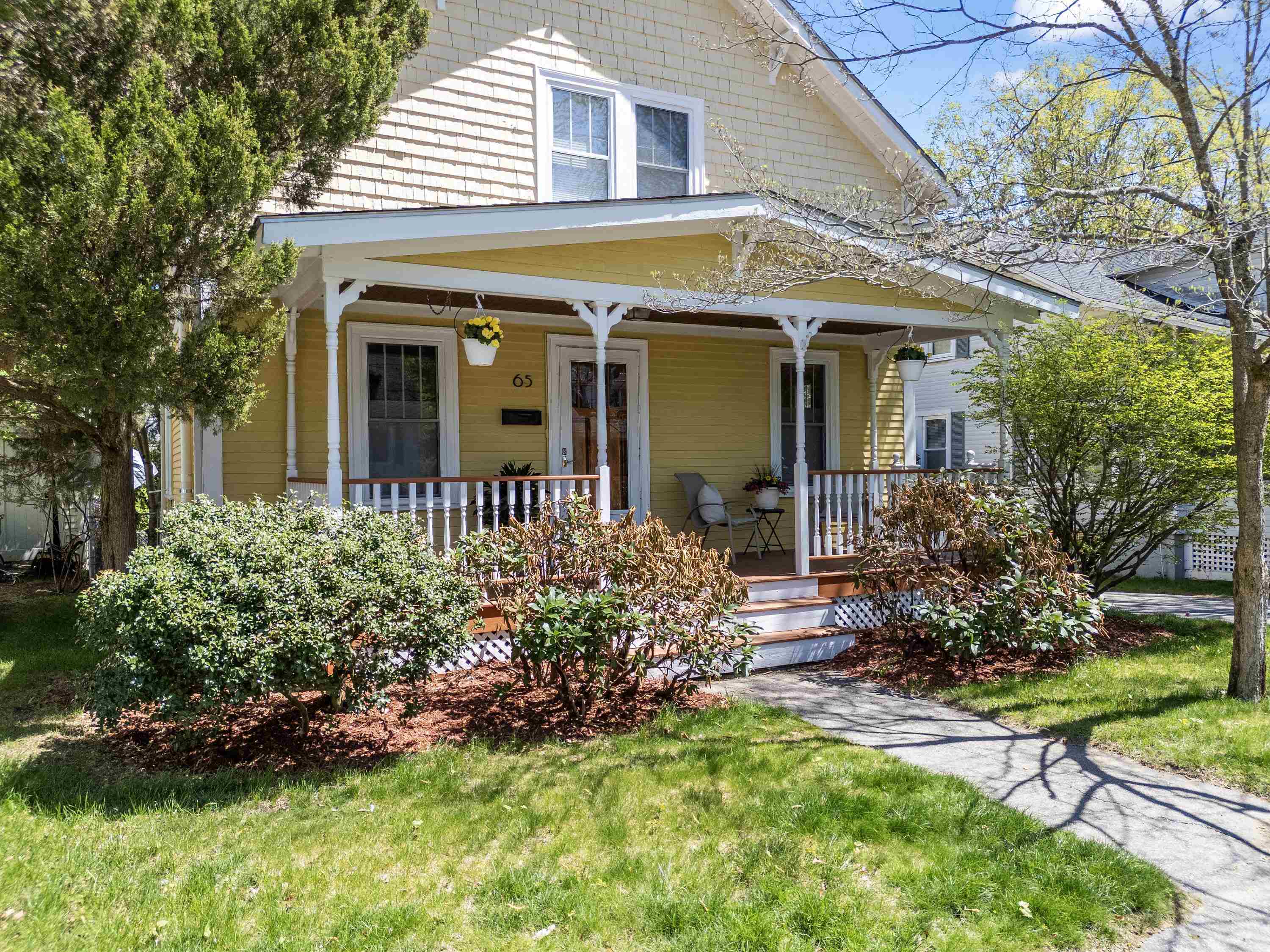 65 Ray St, Manchester, NH 03104 - MLS 5039689 - Coldwell Banker