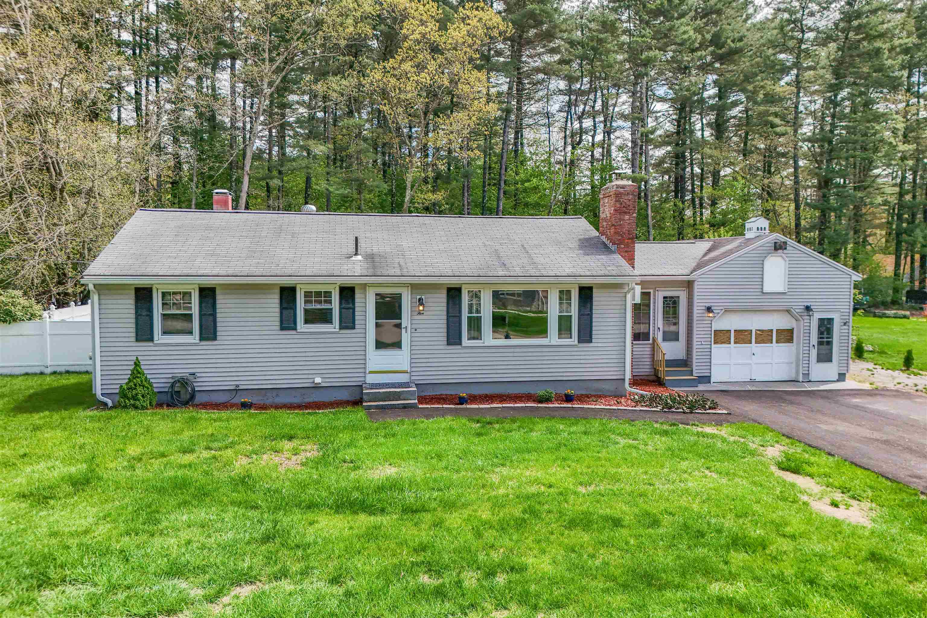 5 Jo Ellen Dr, Merrimack, NH 03054 - MLS 5040379 - Coldwell Banker