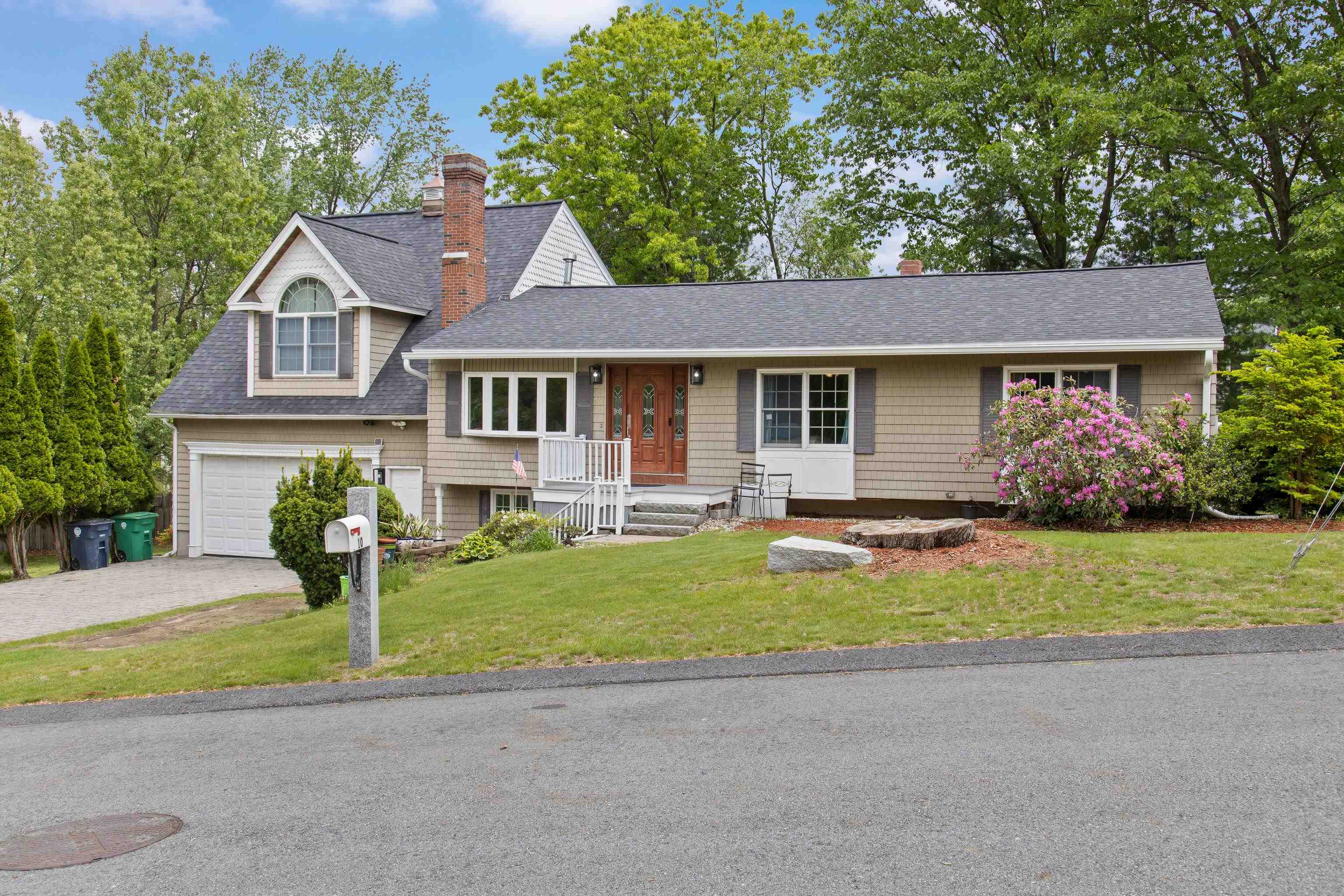 10 Hunters Ln, Nashua, NH 03063 - MLS 5043071 - Coldwell Banker
