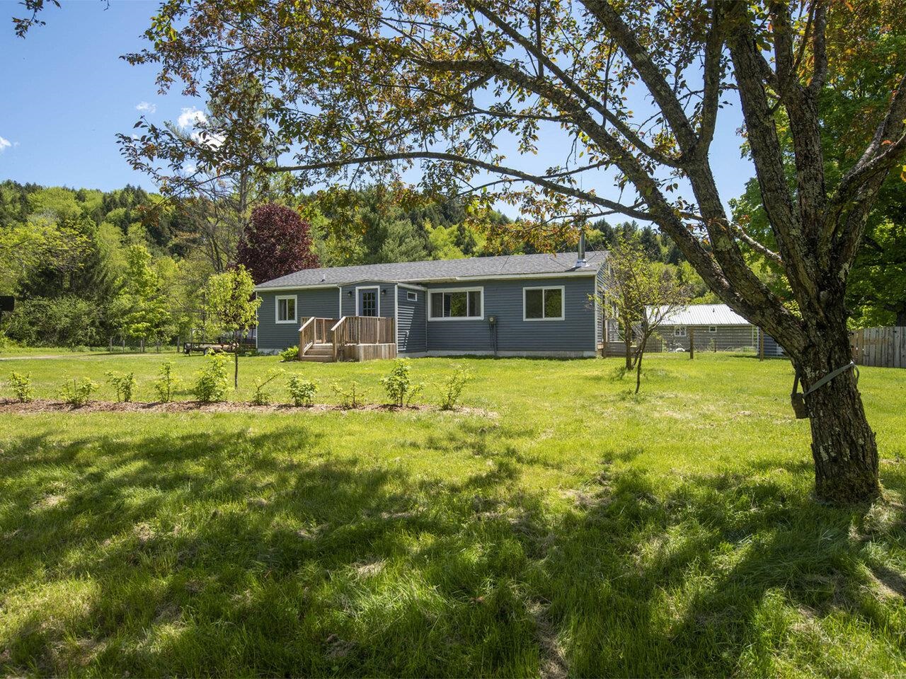 35 Lee Rd, Worcester, 05682 - MLS 5044125 - Coldwell Banker