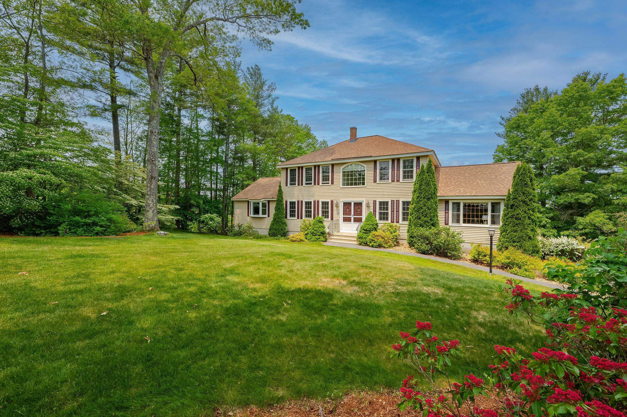10 Jason Dr, Londonderry, NH 03053 - MLS 5045209 - Coldwell Banker