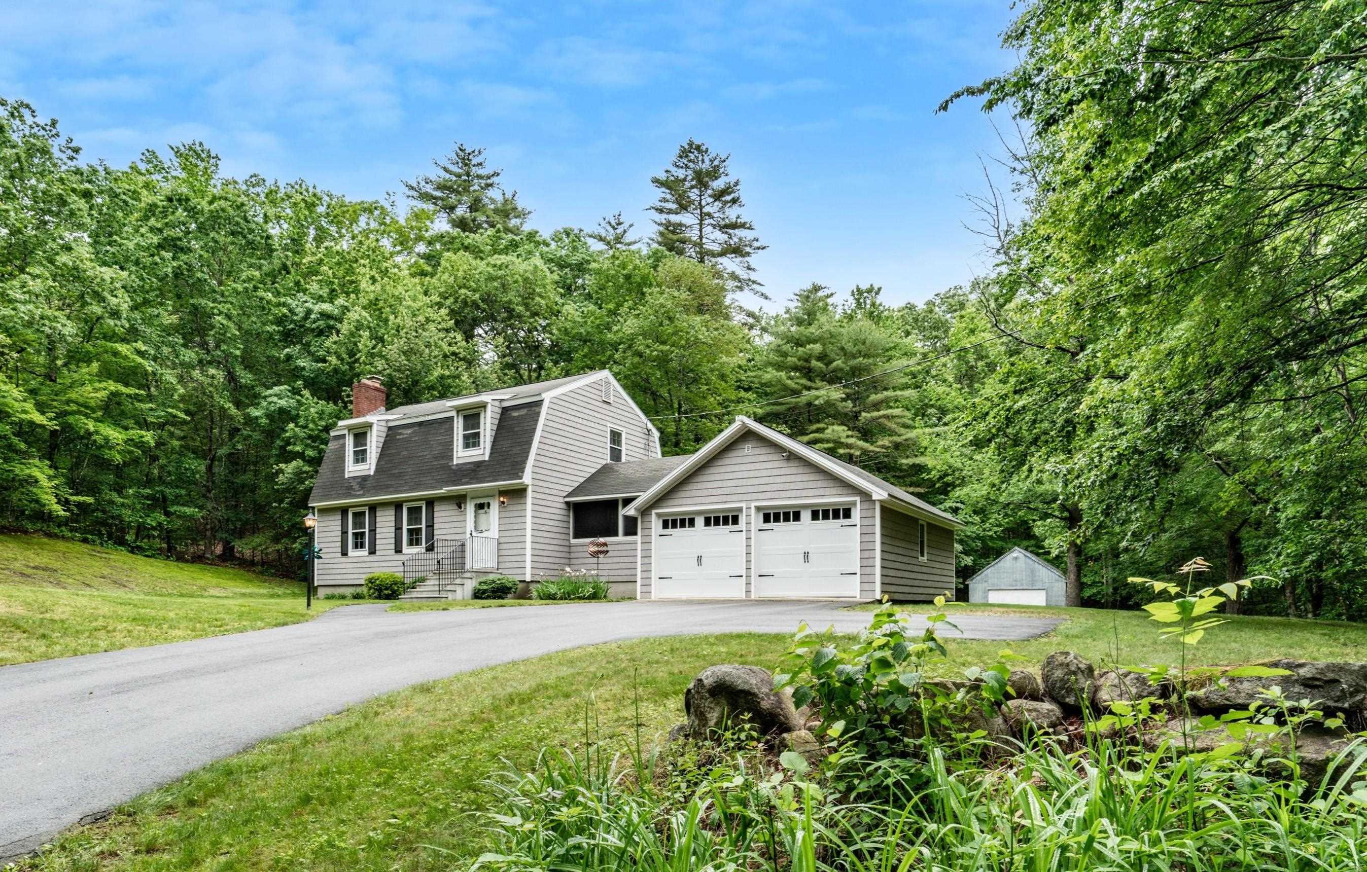 5 Austin Rd, Amherst, NH 03031 - MLS 5046191 - Coldwell Banker