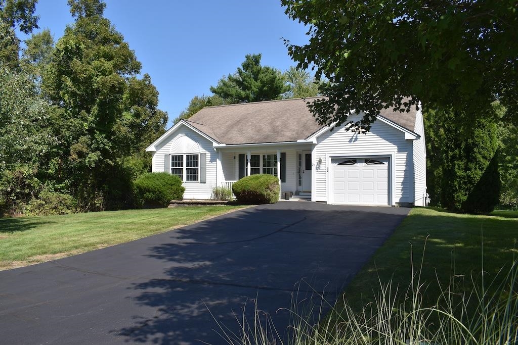 27 Amanda Dr, Hudson, NH 03051 - MLS 5061597 - Coldwell Banker