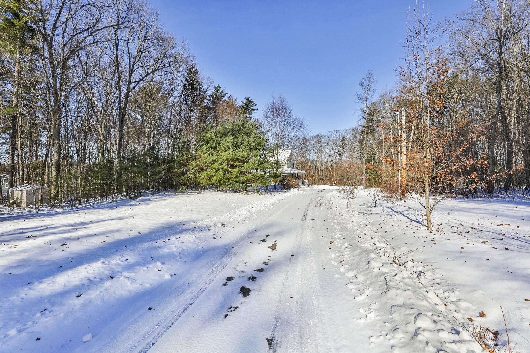 12 Beaver Lake Rd, Derry, NH 03038 - MLS 5071650 - Coldwell Banker
