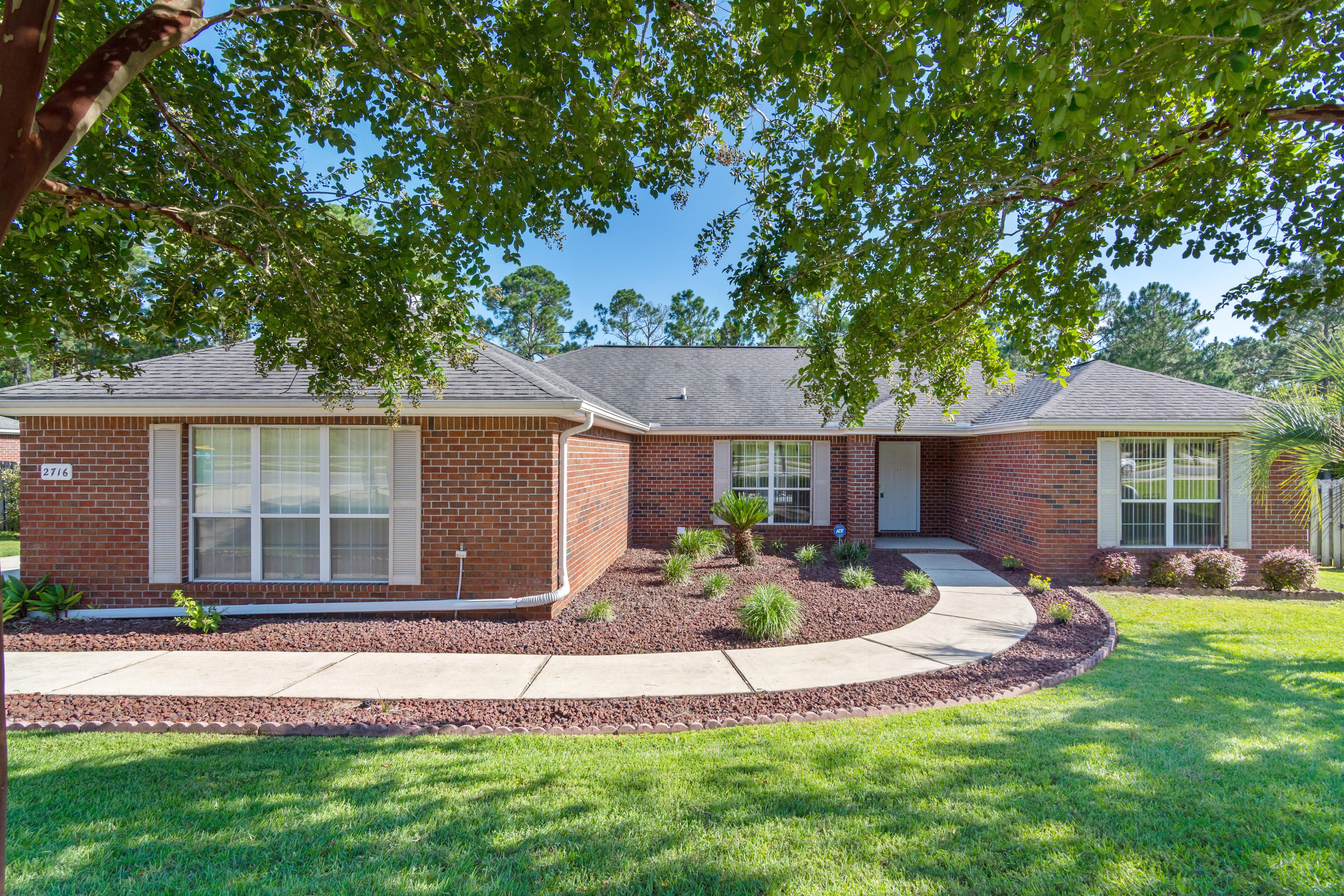 2716 Paddock Cir, Crestview, FL 32536 - MLS 805002 - Coldwell Banker