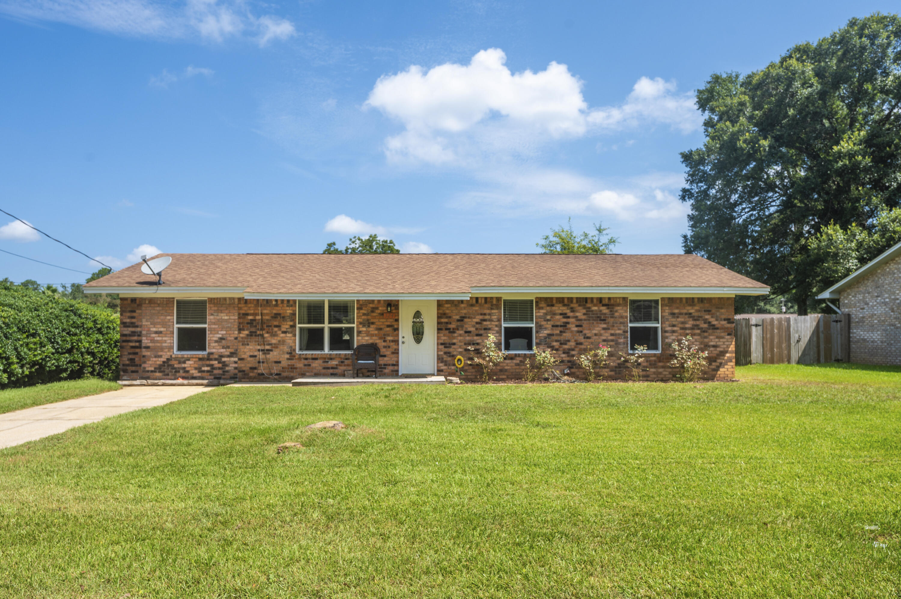 324 Forest Hills Dr, Cantonment, FL 32533 - MLS 930266 - Coldwell Banker