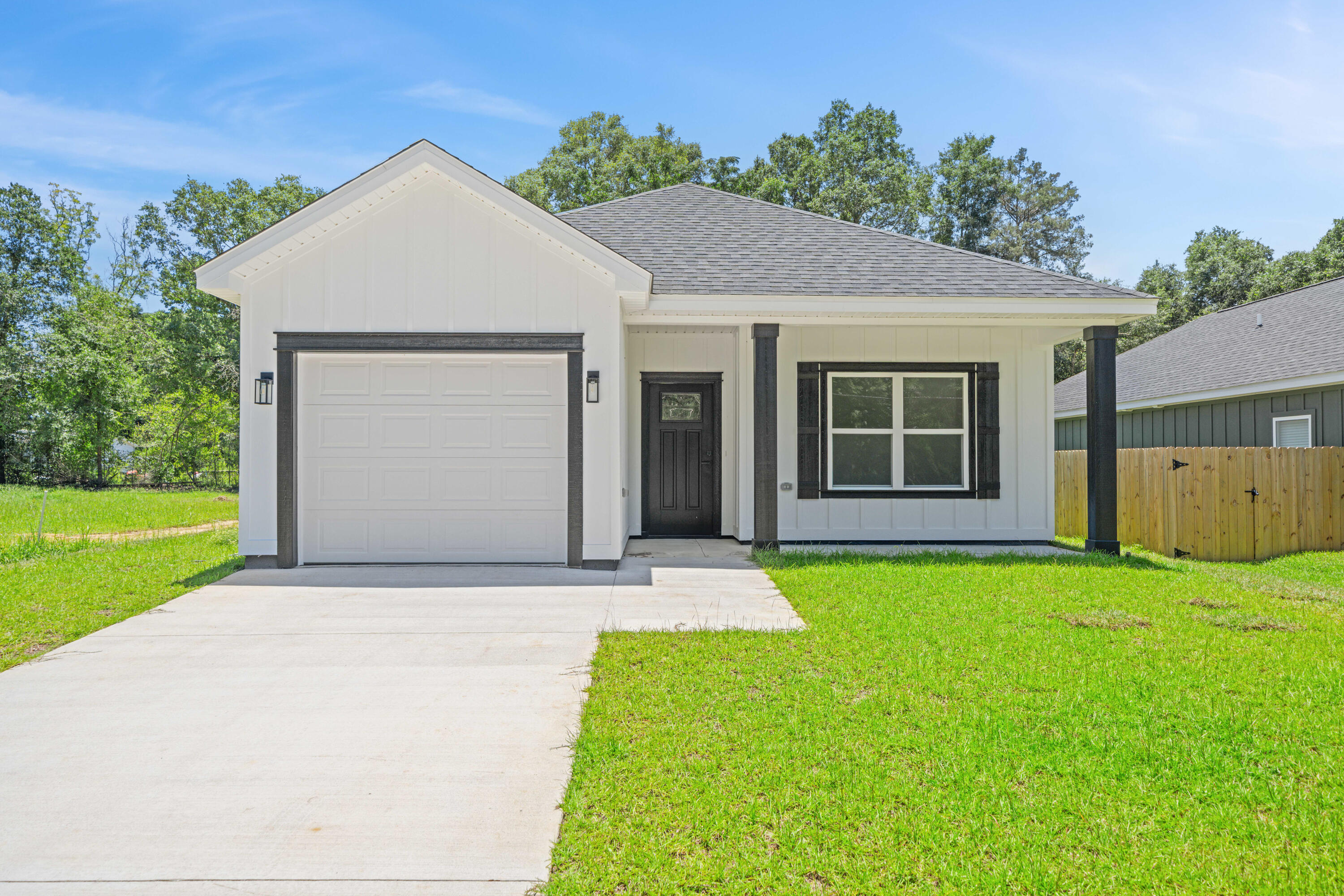 3154 Main St, Crestview, FL 32539 - MLS 979216 - Coldwell Banker