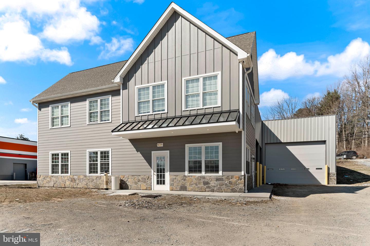 935 W Cypress St, Kennett Square, PA 19348 - MLS PACT2092102 - Coldwell Banker