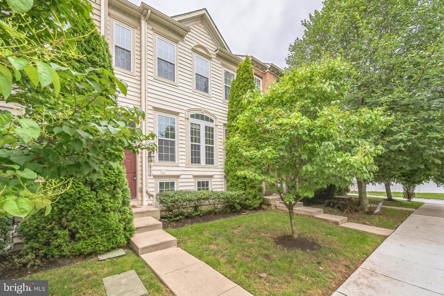 2704 Simon Ln, Phoenixville, PA 19460 - MLS PACT2102350 - Coldwell Banker