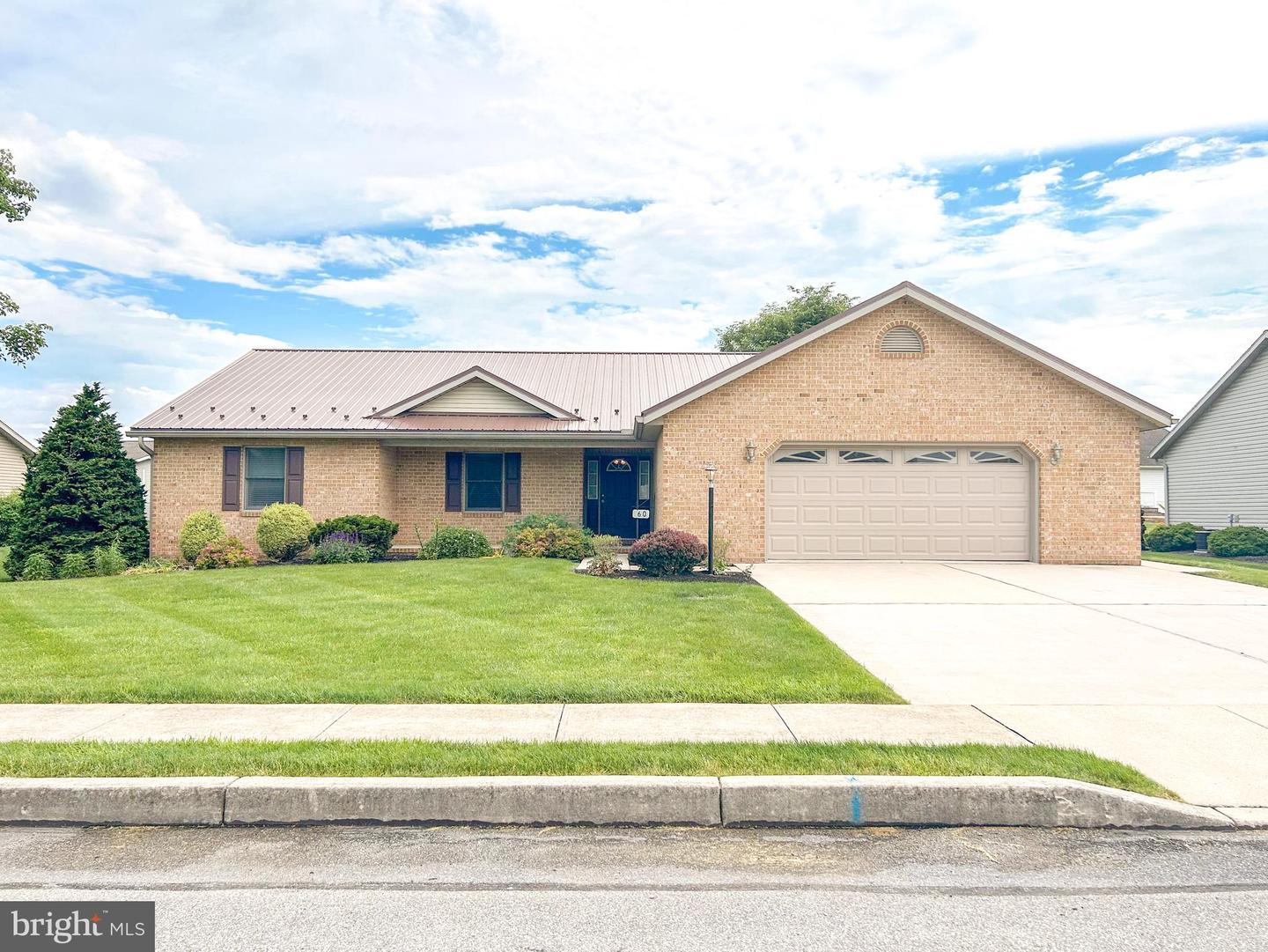 60 Parkwood Dr, Greencastle, PA 17225 - MLS PAFL2027800 - Coldwell Banker