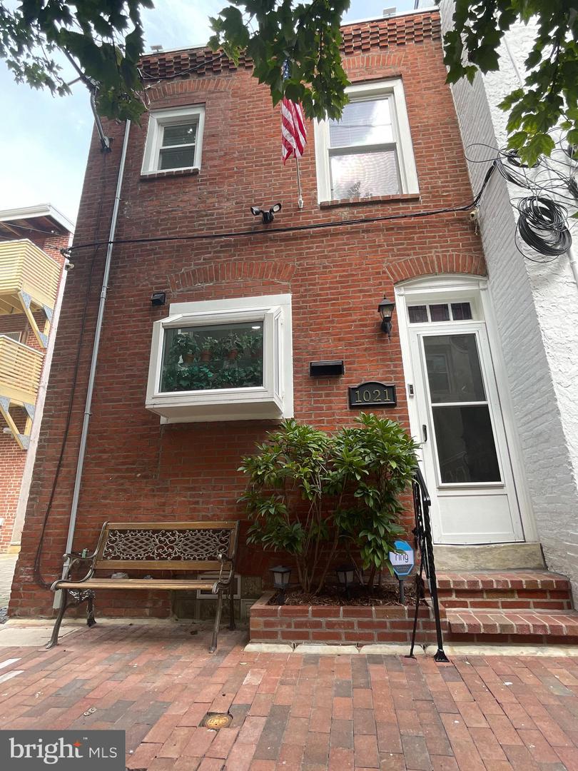 1021 Addison St, Philadelphia, PA 19147 - MLS PAPH2281494 - Coldwell Banker