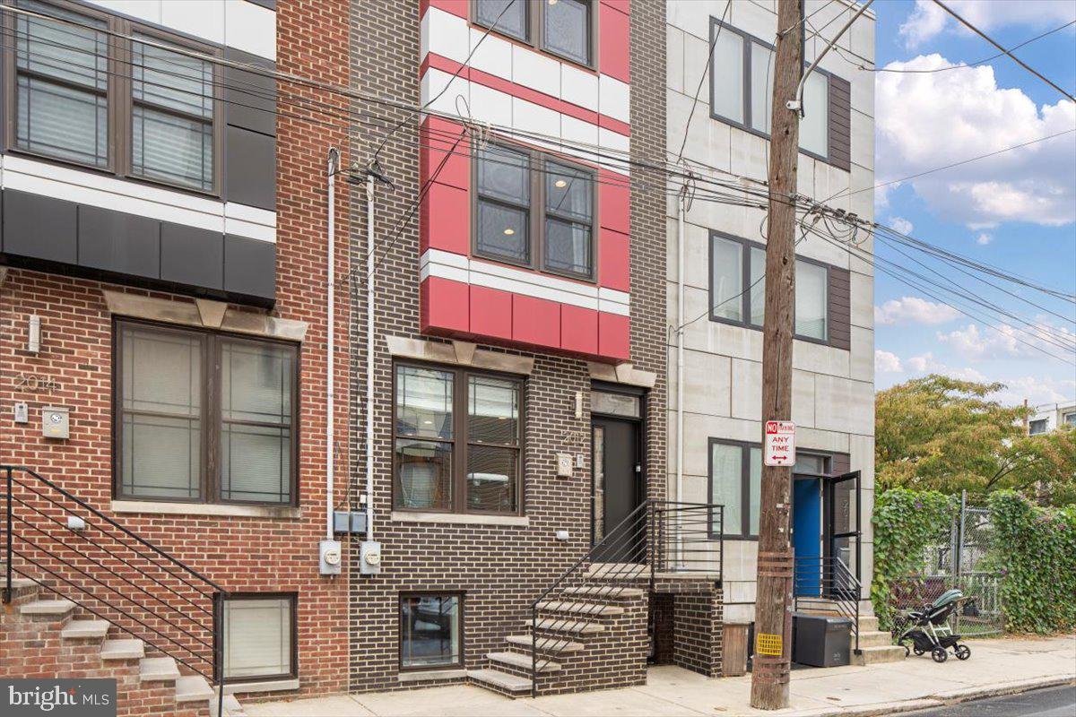 2012 E Hazzard St, Philadelphia, PA 19125 - MLS PAPH2400022 - Coldwell ...