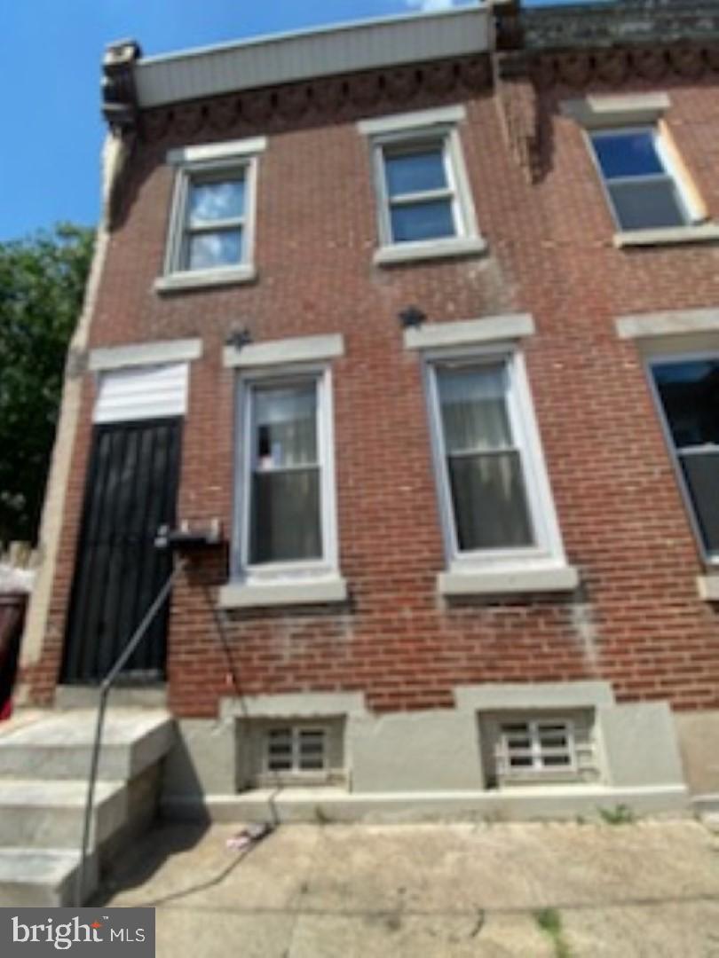 433 E Auburn St, Philadelphia, PA 19134 - MLS PAPH2483304 - Coldwell Banker