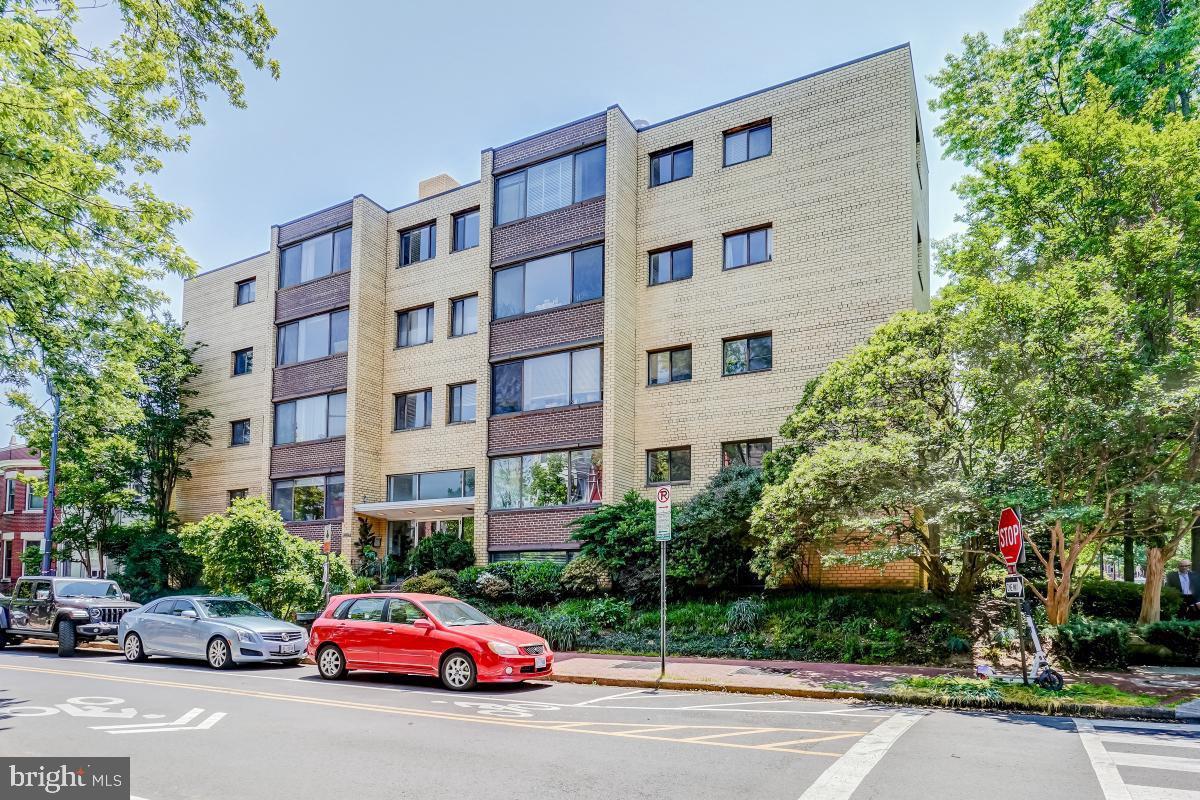 305 C St NE #301, Washington, DC 20002 - MLS DCDC2138048 - Coldwell Banker