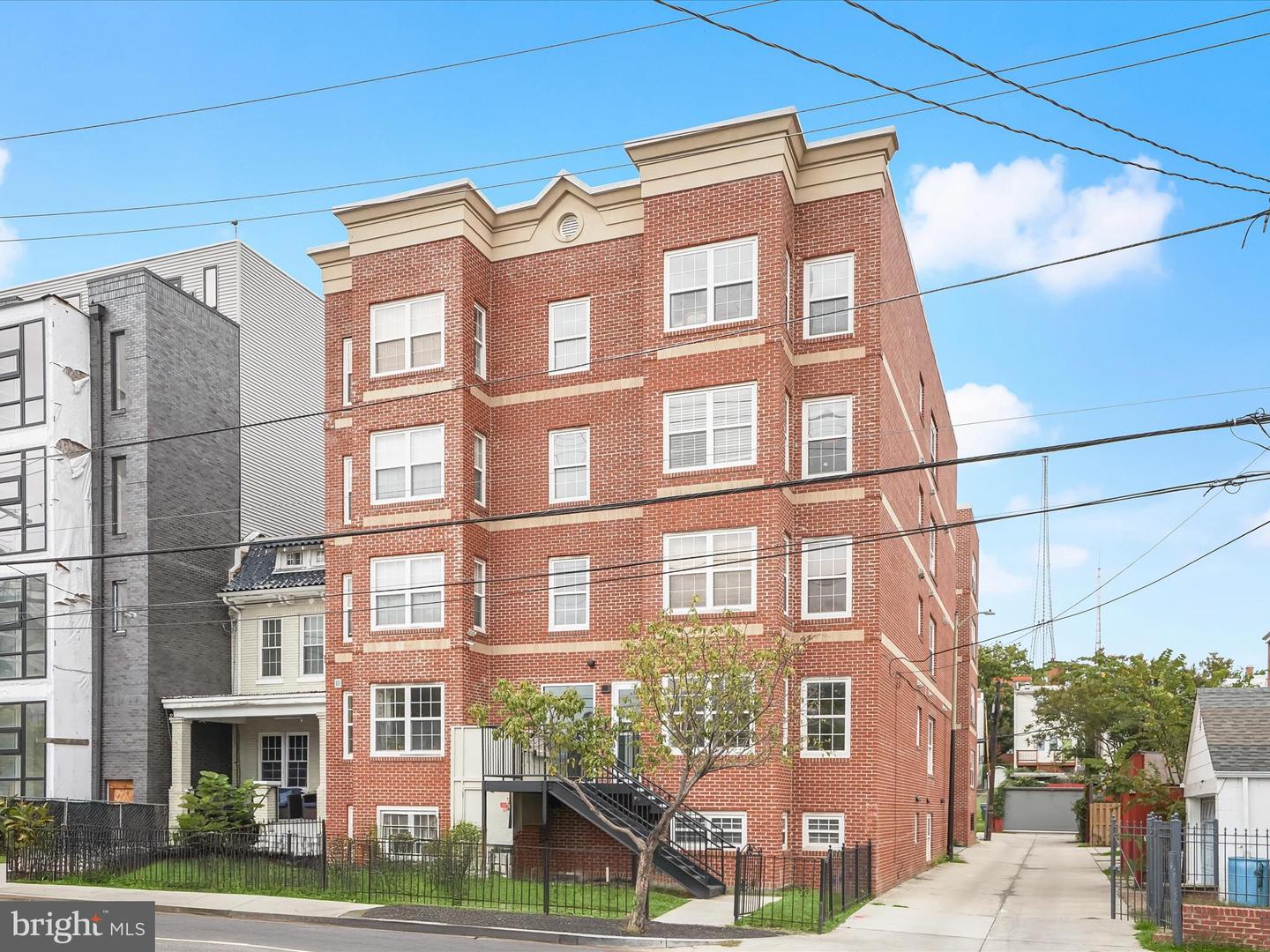 911 Kennedy St NW #1, Washington, DC 20011 - MLS DCDC2224590 - Coldwell ...