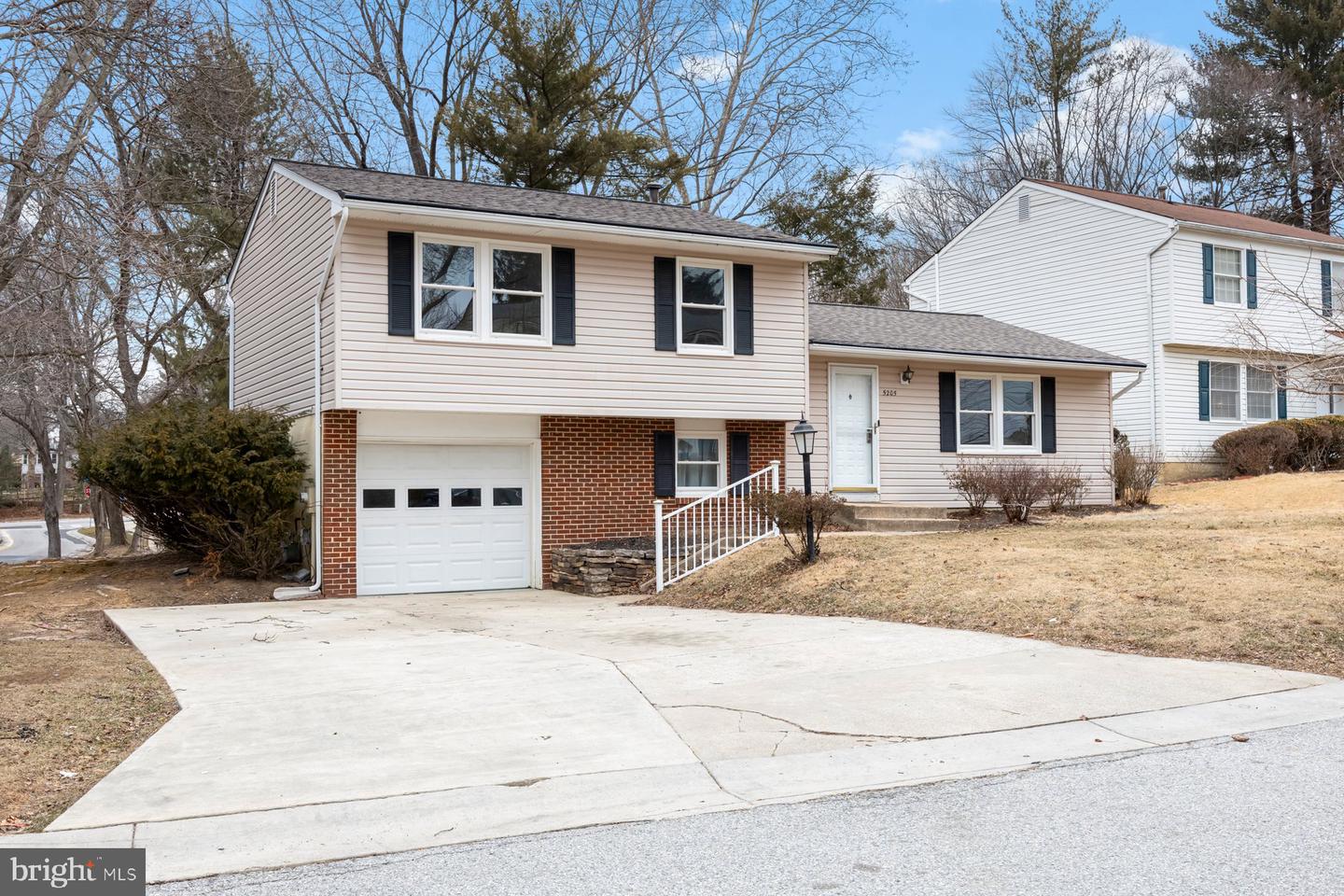 5205 Farm Pond Ln, Columbia, MD 21045 - MLS MDHW2049156 - Coldwell Banker