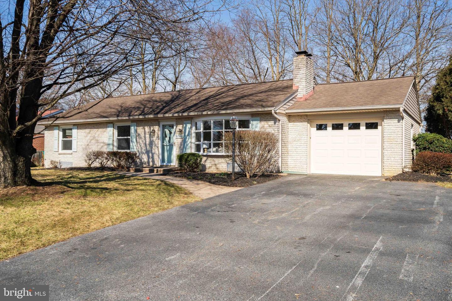 17940 Oak Ridge Dr, Hagerstown, MD 21740 - MLS MDWA2020046 - Coldwell ...