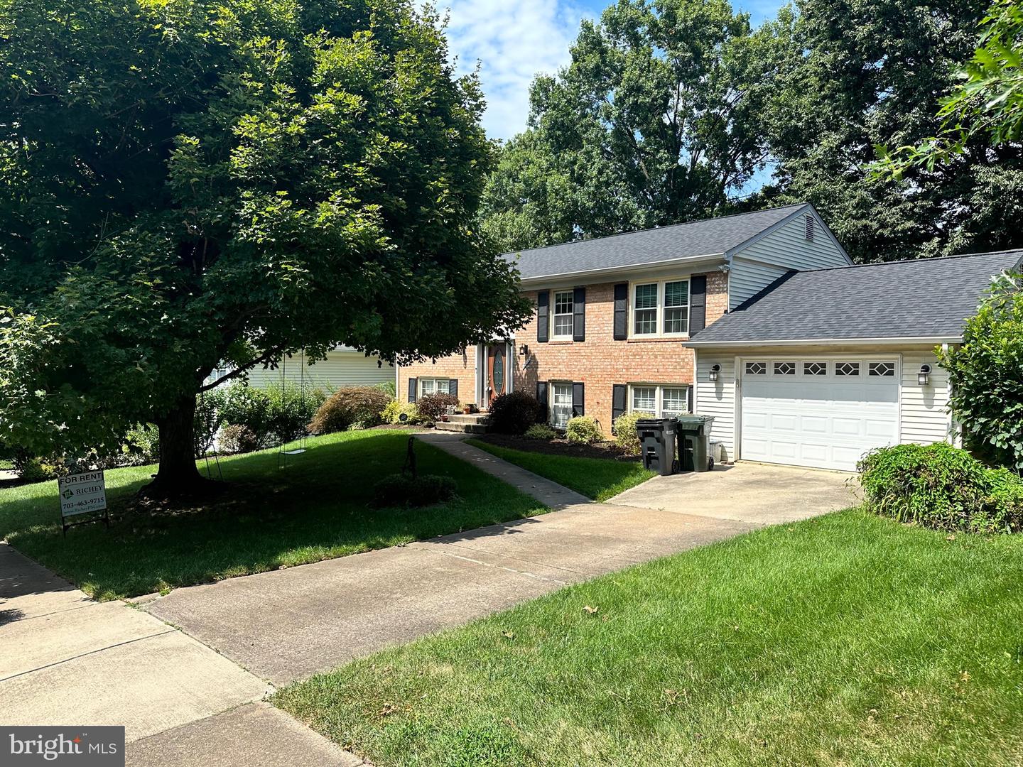 12018 Stuart Ridge Dr, Herndon, VA 20170 - MLS VAFX2143772 - Coldwell ...