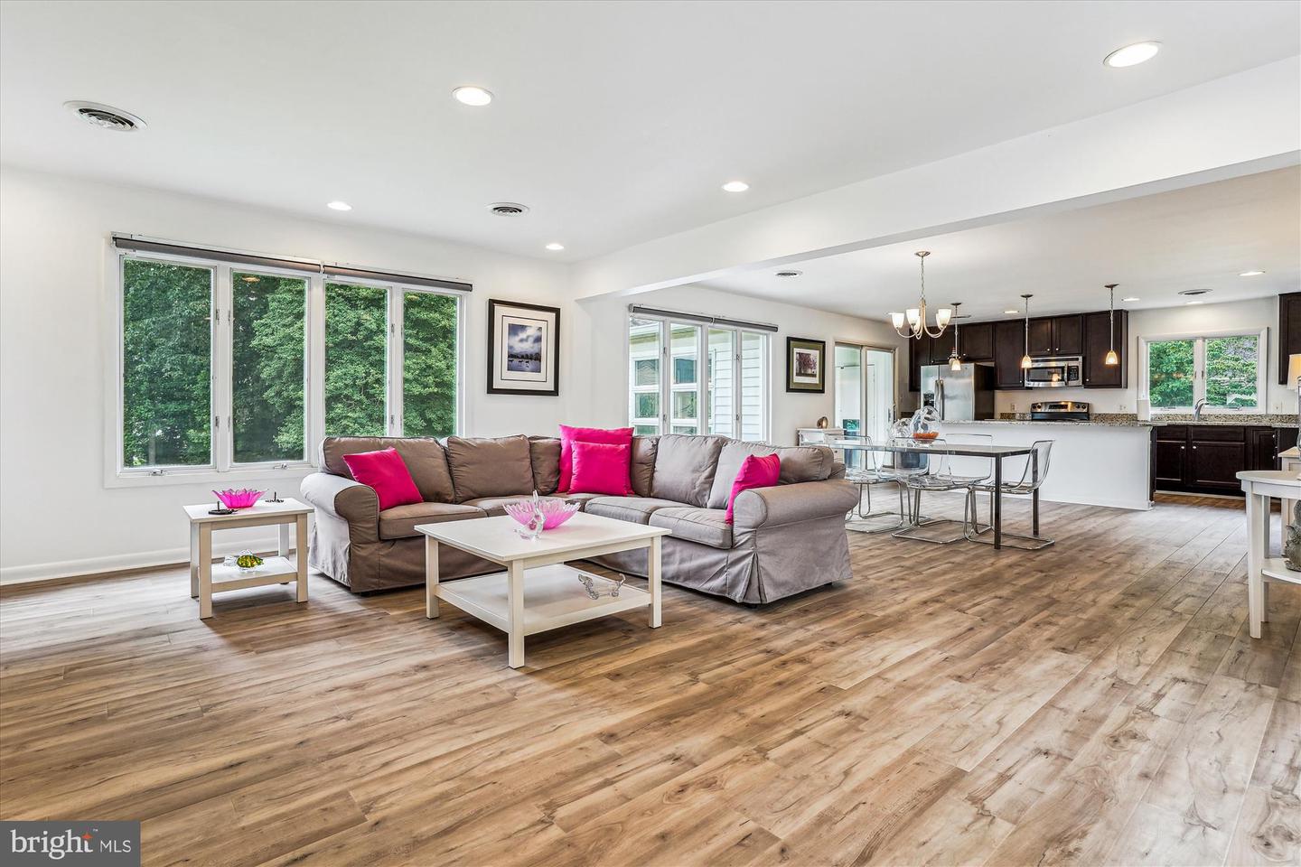 14807 Spriggs Rd, Woodbridge, VA 22193 - MLS VAPW2098998 - Coldwell Banker