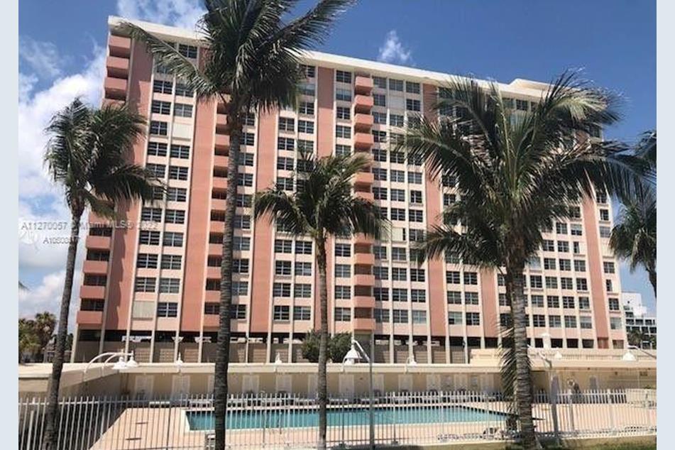 2899 Collins Ave #19, Miami Beach, FL 33140 - MLS A11270057 - Coldwell ...