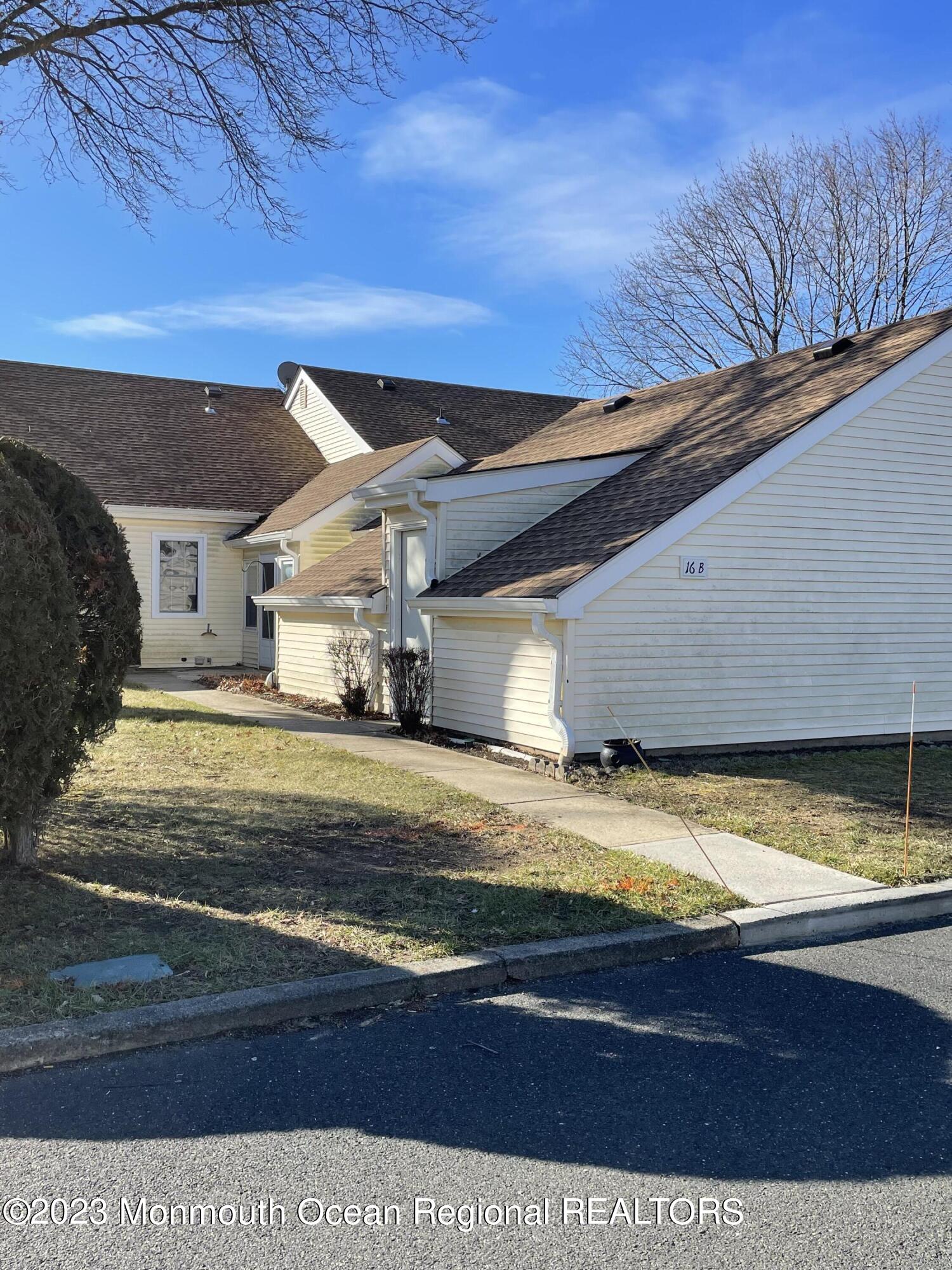 16B Plaza De Las Trinidad #1000, Freehold, NJ 07728 - MLS 22301300 ...