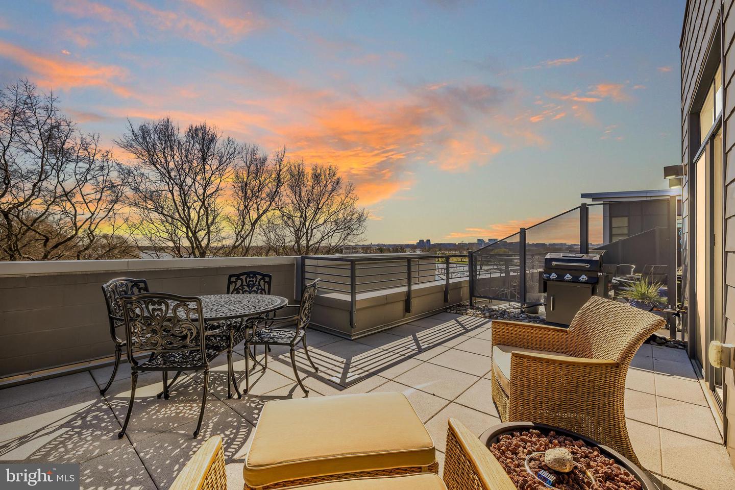 525 Water St SW #417, Washington, DC 20024 - MLS DCDC2131760 - Coldwell ...