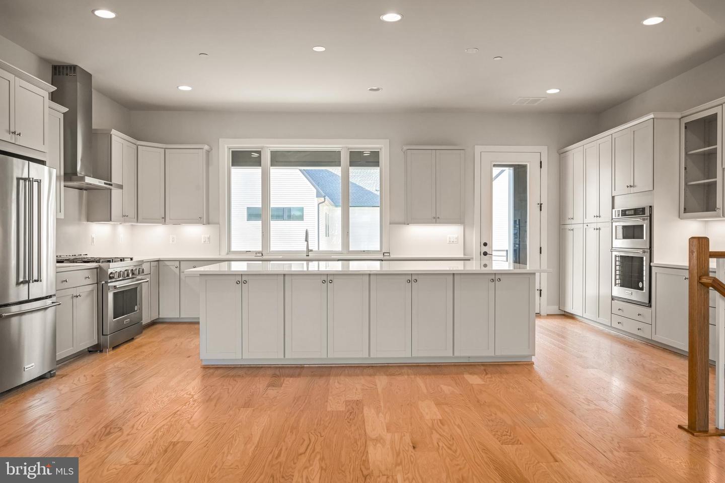 9767 Azure Aly, Bethesda, MD 20817 - MLS MDMC2156490 - Coldwell Banker